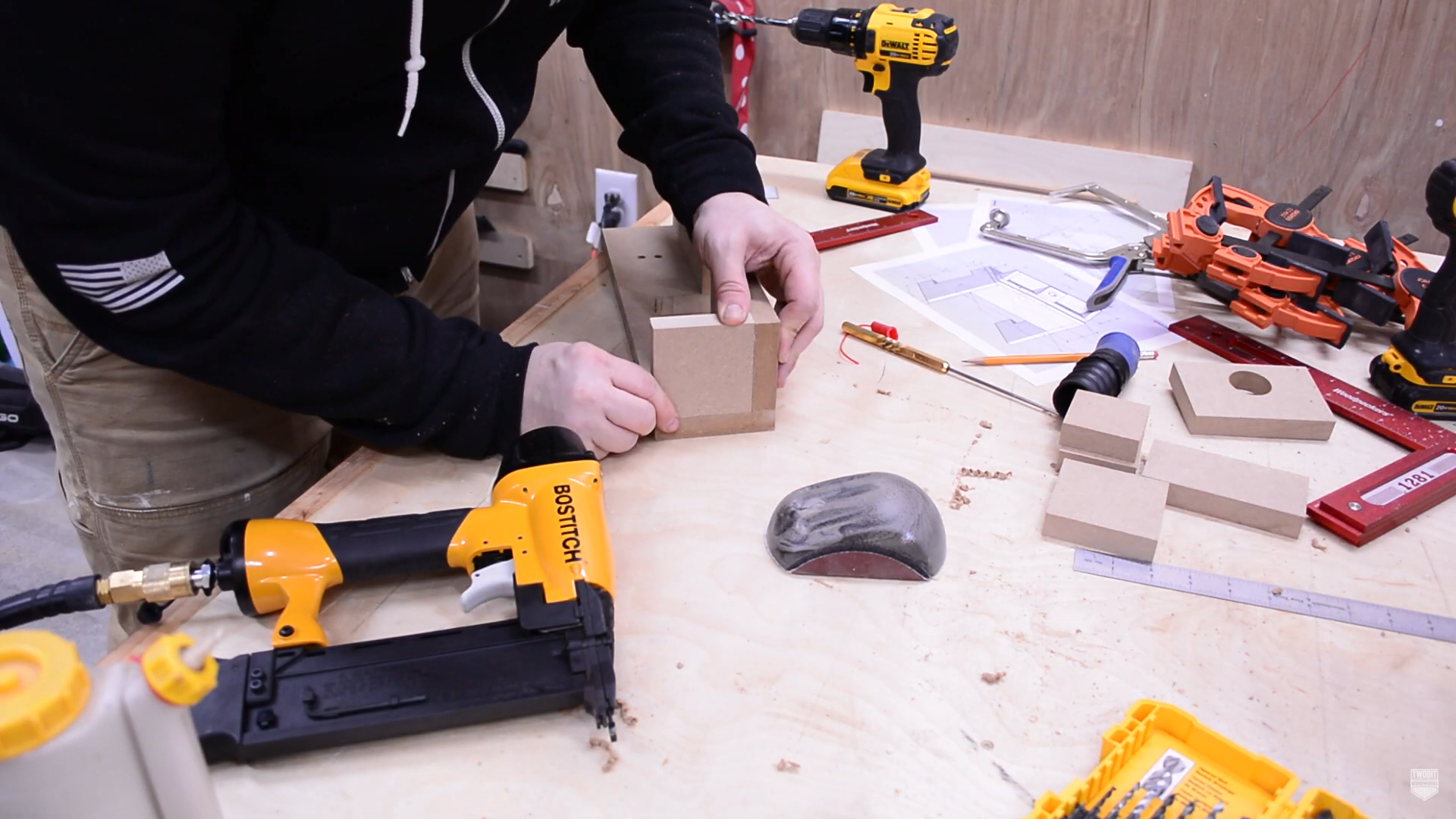 How to Build a Portable Router Table | DIY Woodworking Shop Project ...