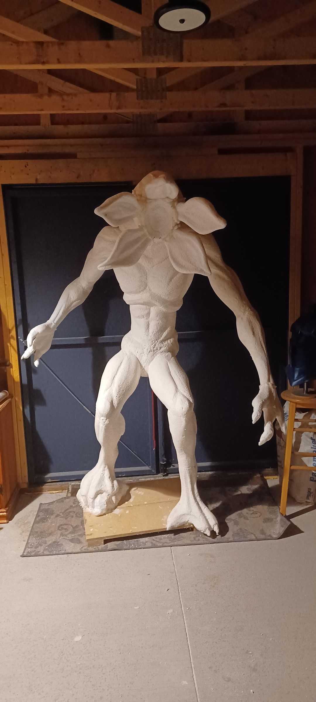 Stranger Things Demogorgon- Life-size Halloween Statue : 6 Steps (with ...