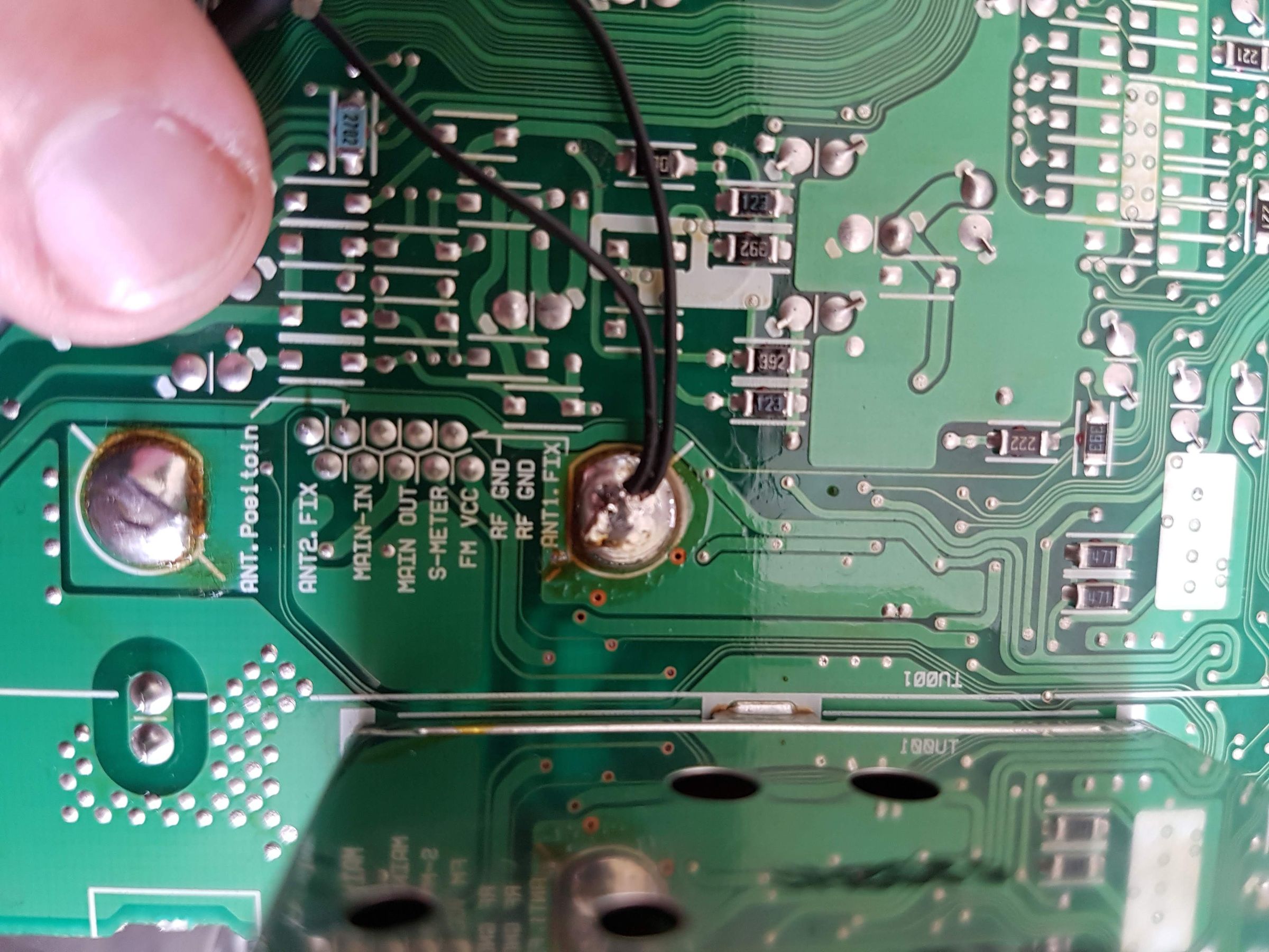 $1 AUX Stereo Input Hack : 9 Steps (with Pictures) - Instructables