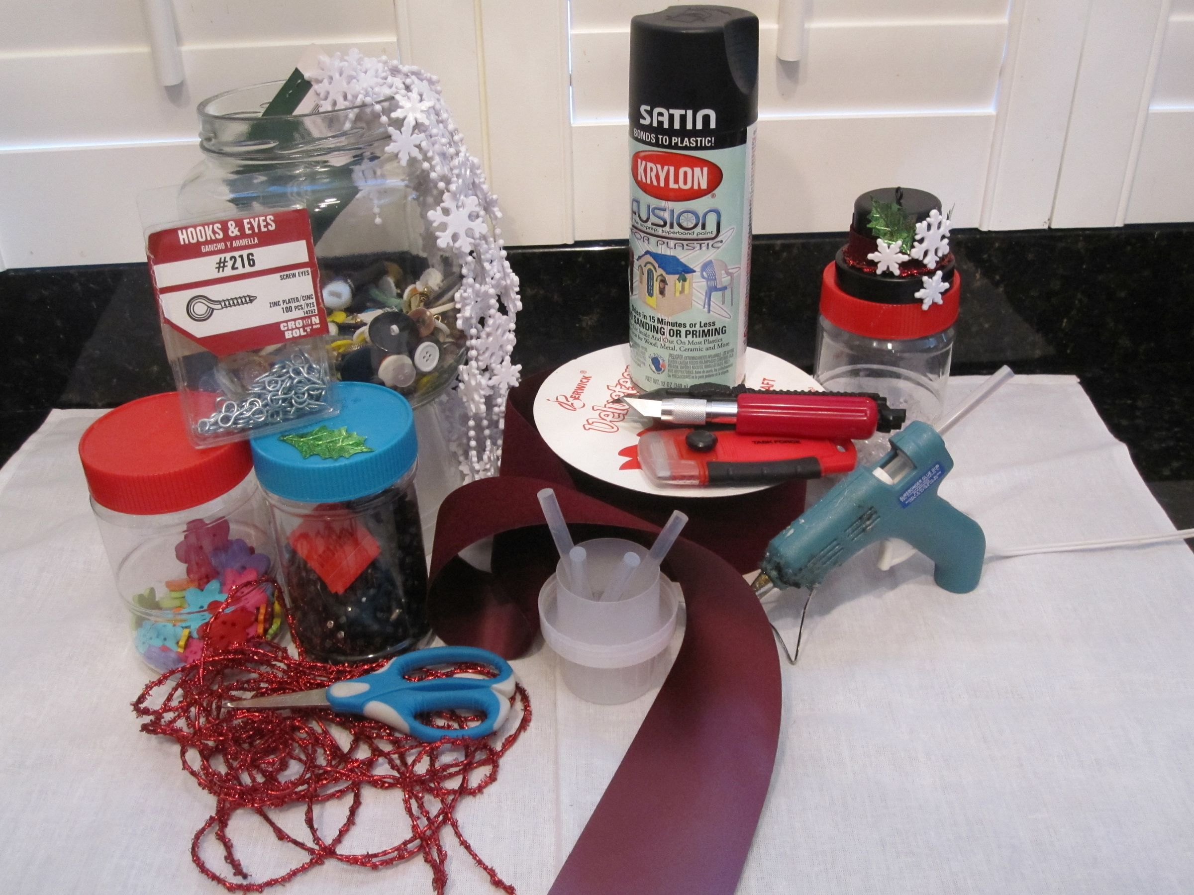 FROSTY'S TOP HAT ORNAMENT From a Recycled Laundry Cap : 4 Steps ...