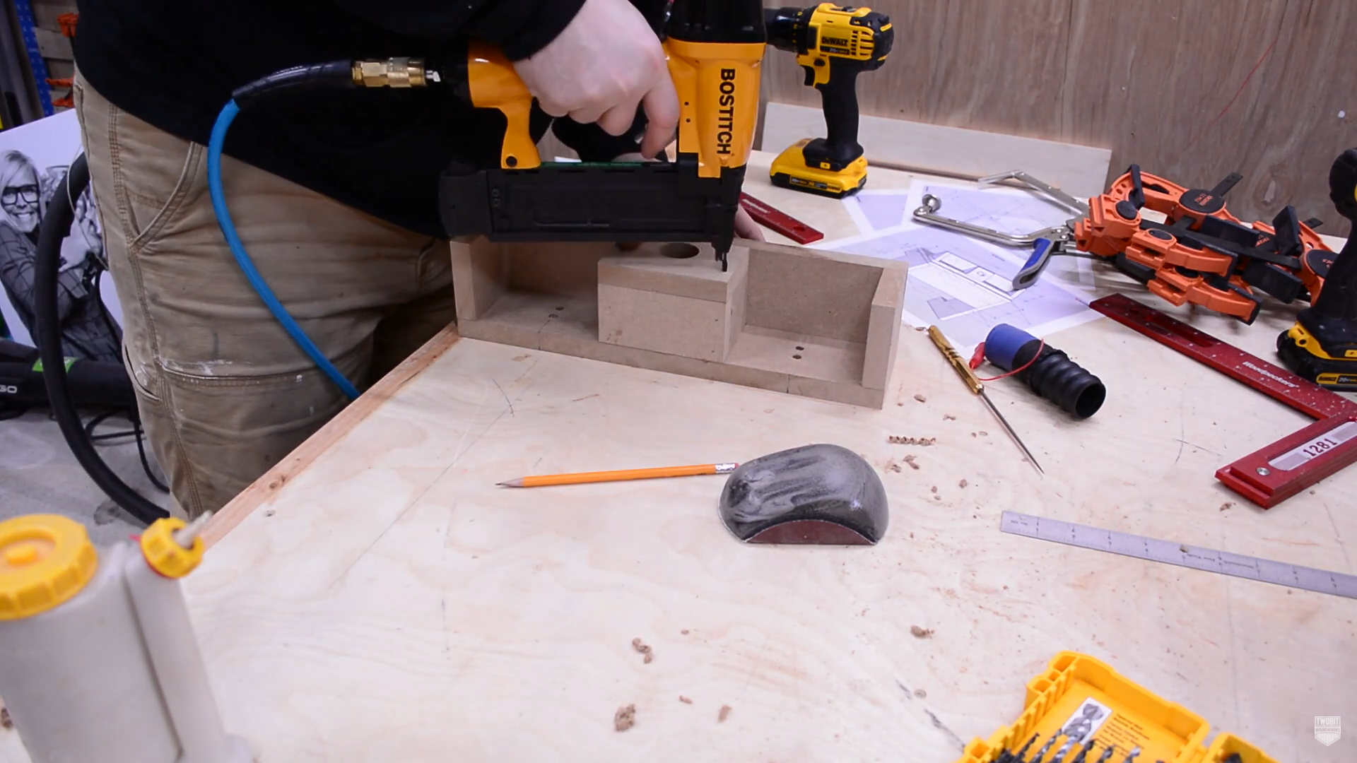 How to Build a Portable Router Table | DIY Woodworking Shop Project ...