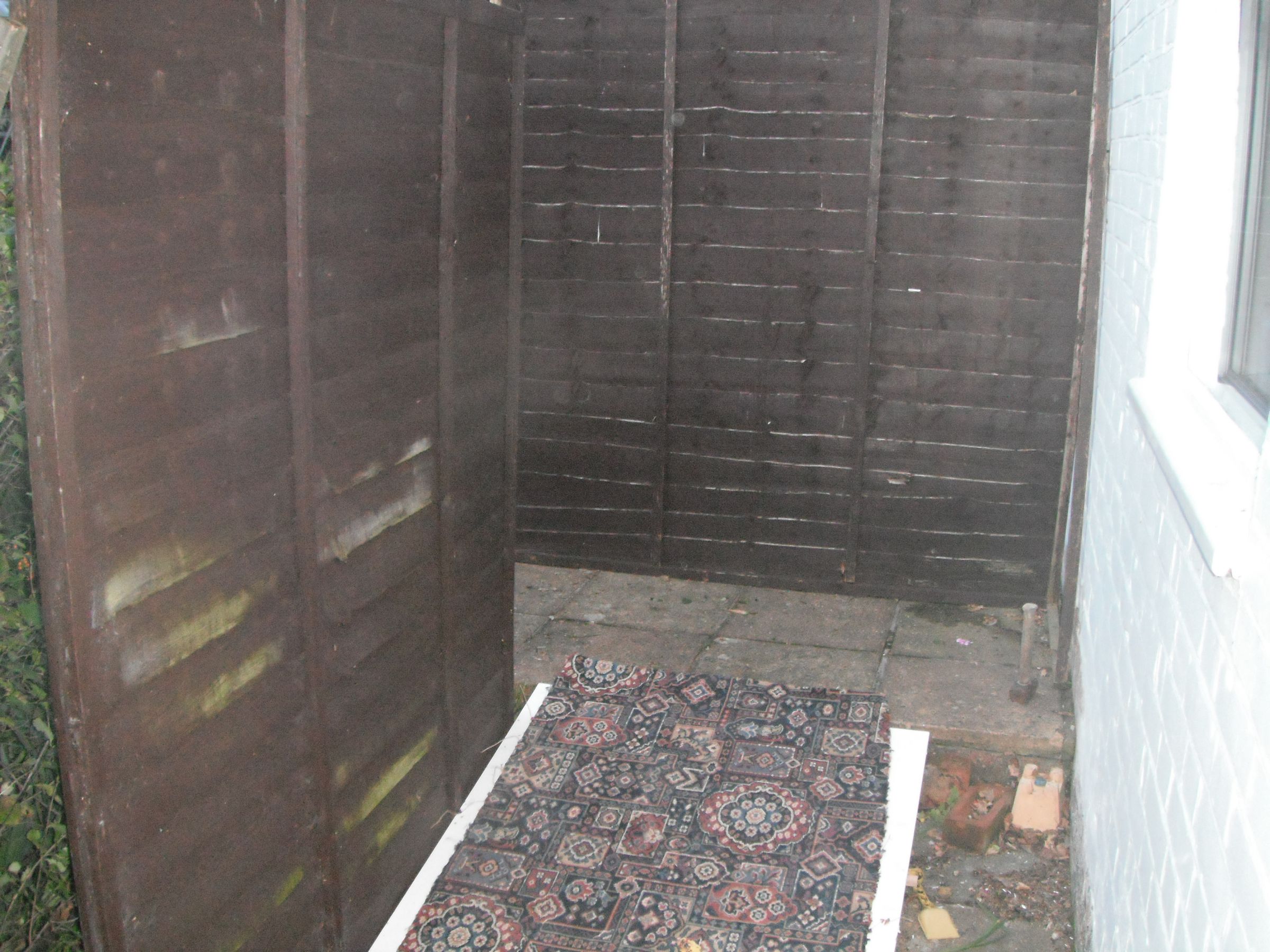 Back Garden Halloween Horror Maze : 3 Steps - Instructables