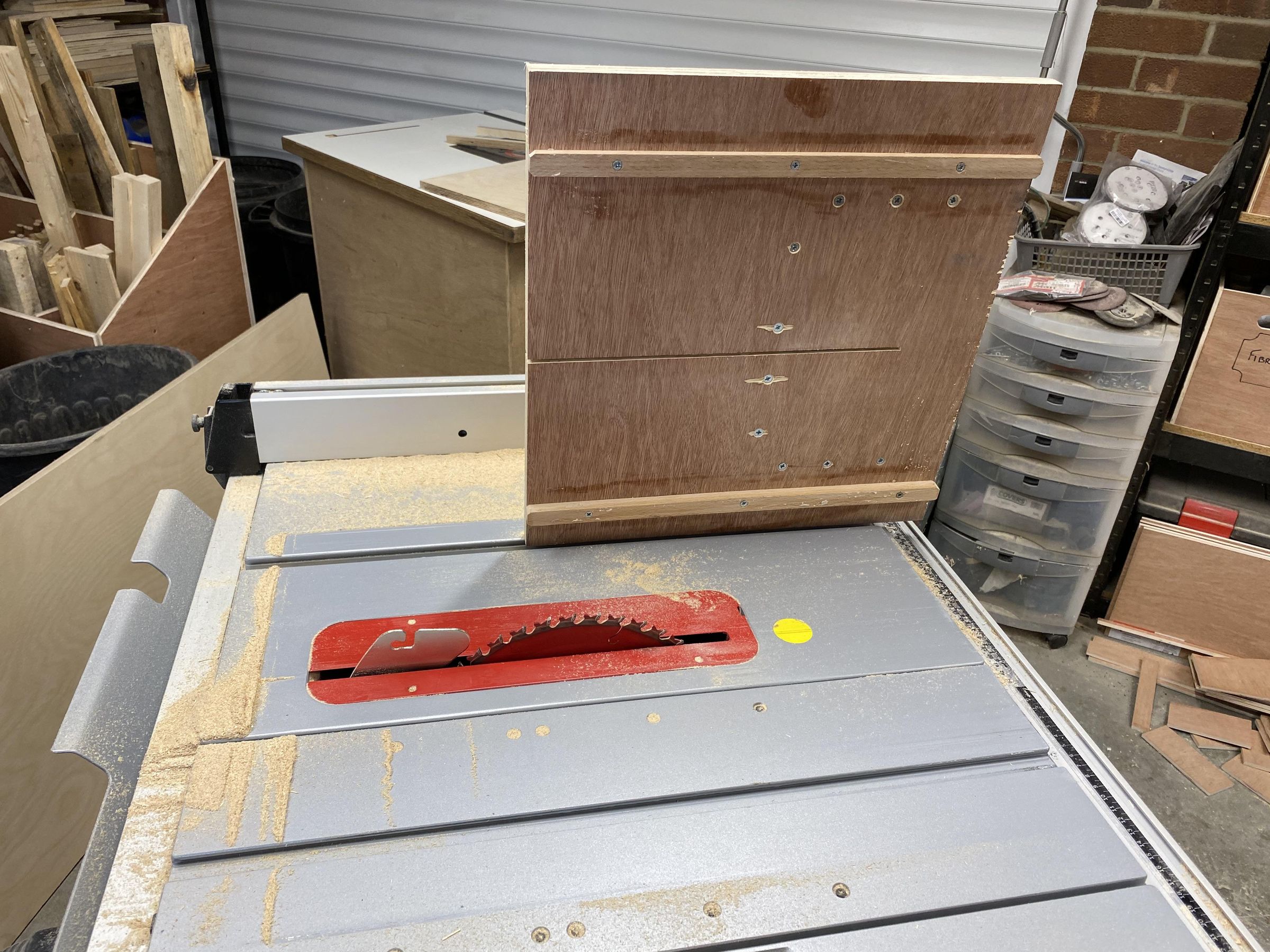 Deep Hole in a Small Box, a Different Take on the Infinity Mirror. : 10 ...