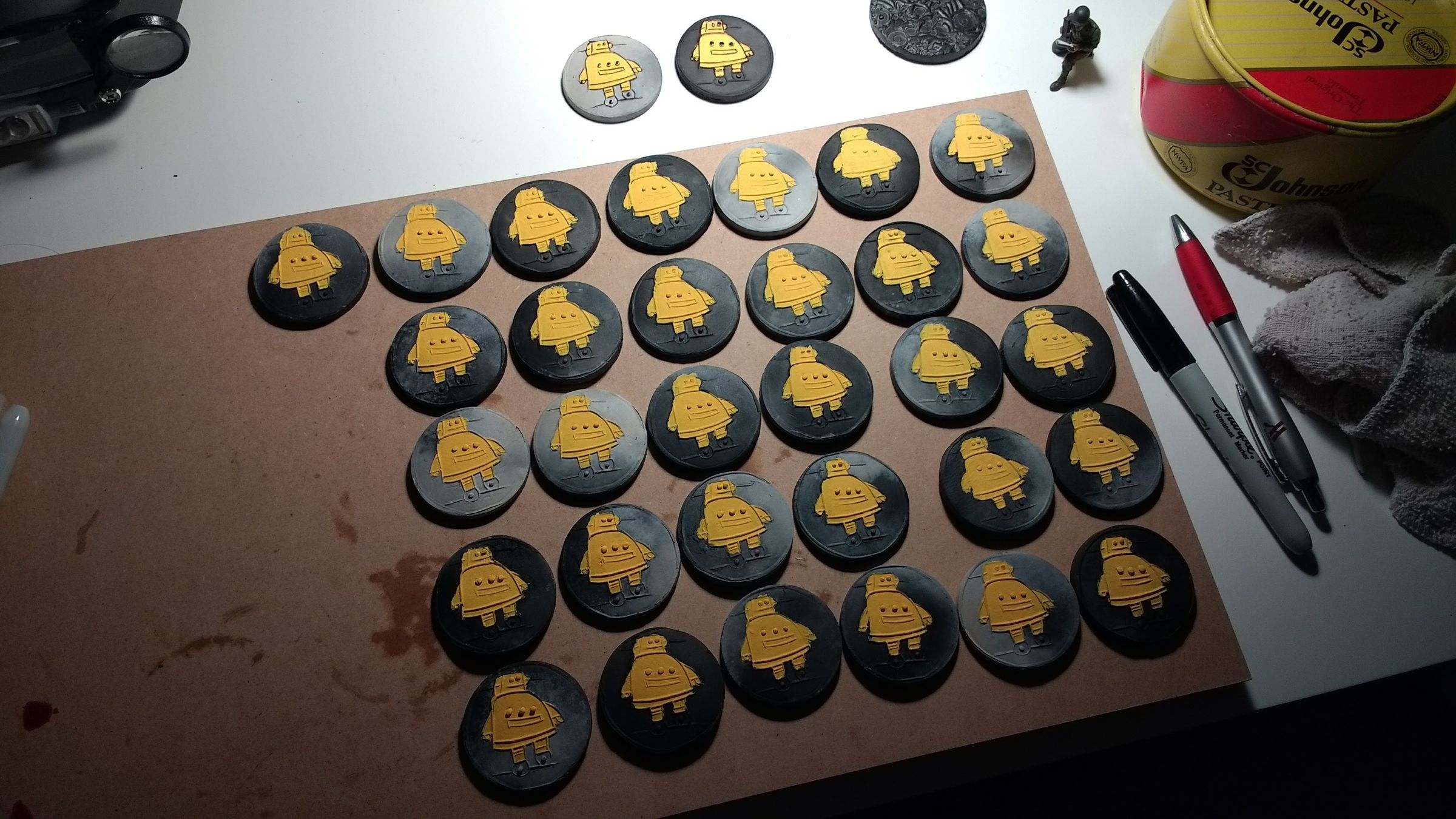 Make Your Own Challenge Coin or Geocaching Token : 13 Steps (with ...
