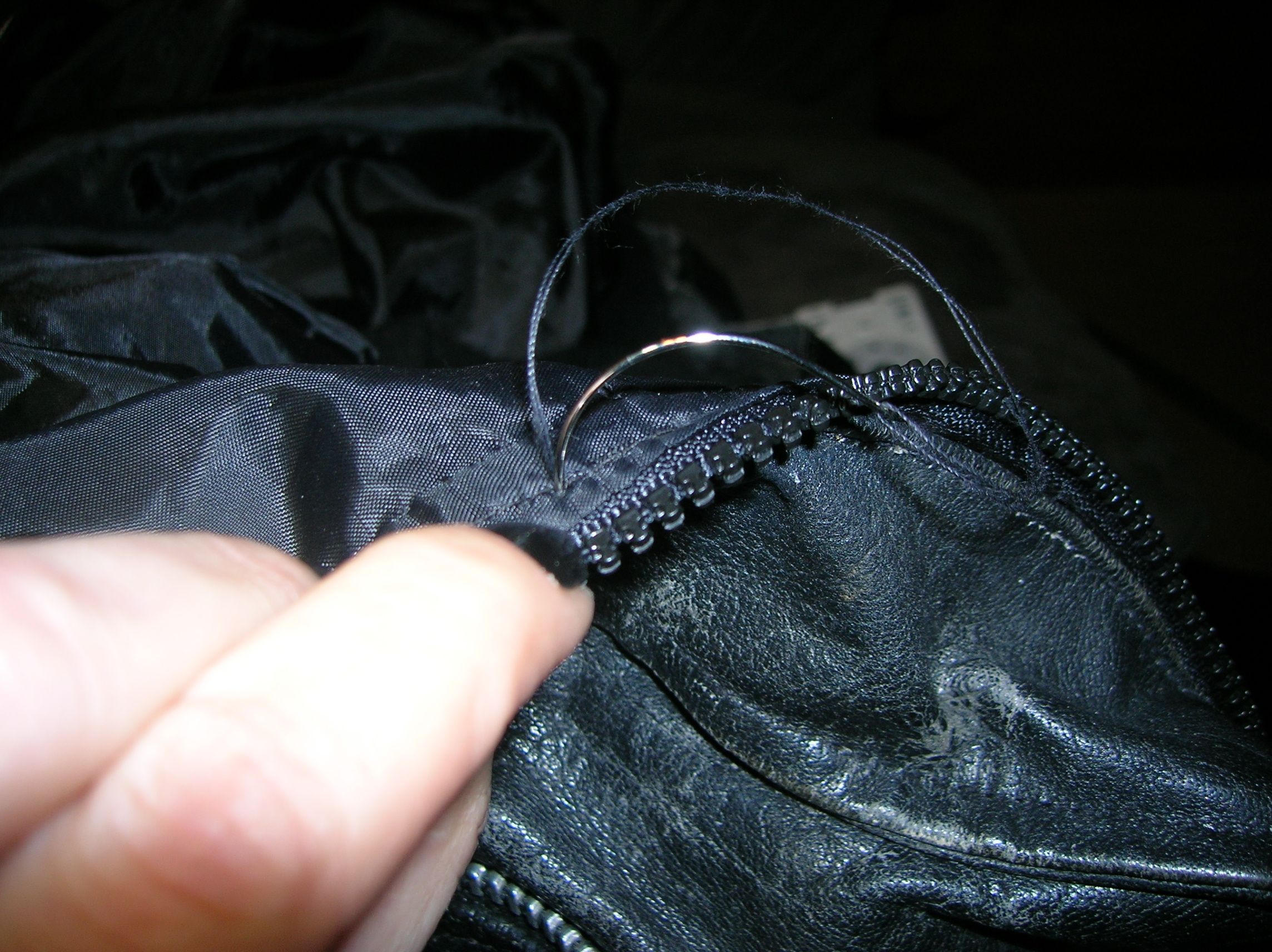 How to Repair a Leather Jacket by Hand : 6 Steps - Instructables