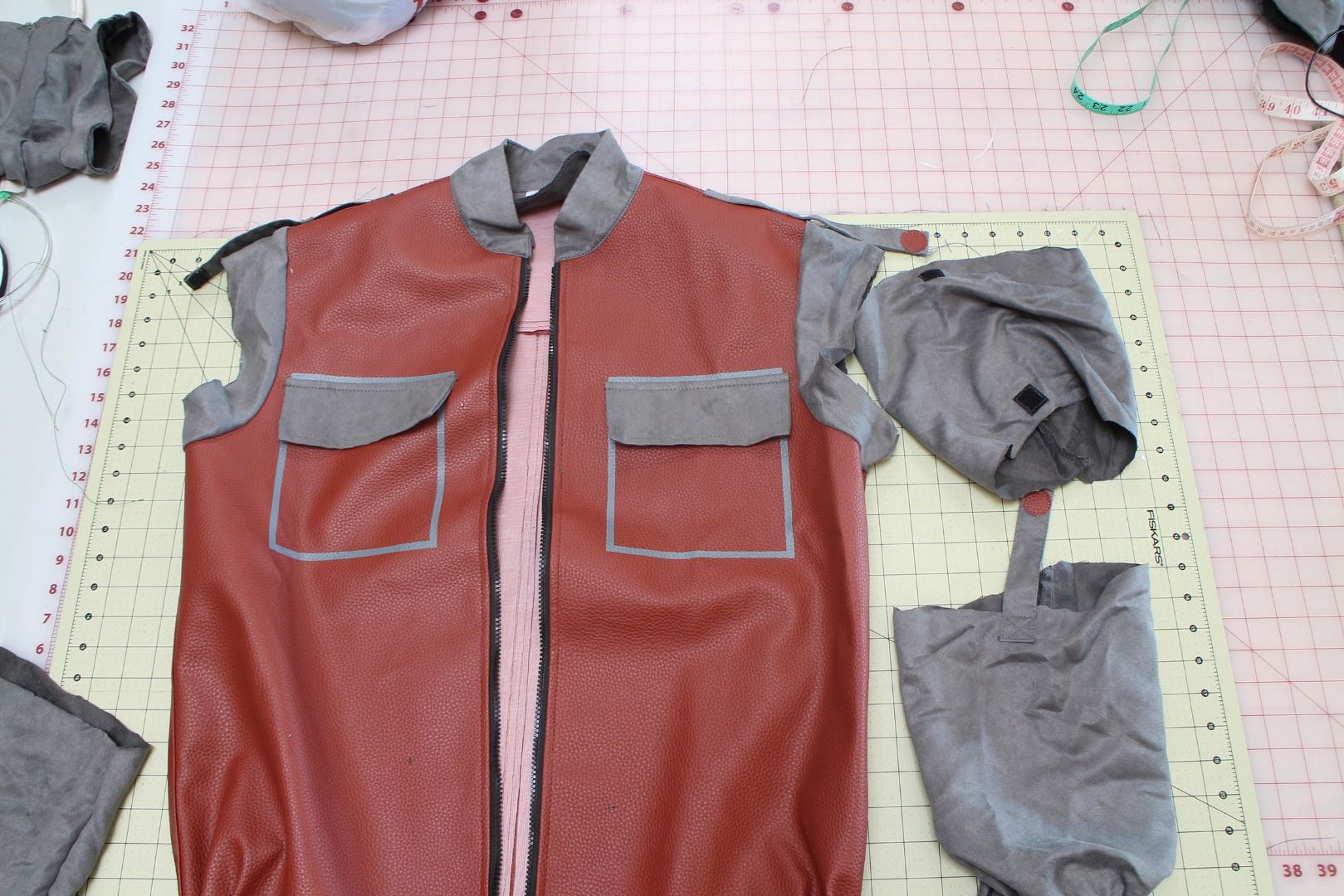 Back to the Future Part II : Auto-adjusting Jacket : 12 Steps (with ...