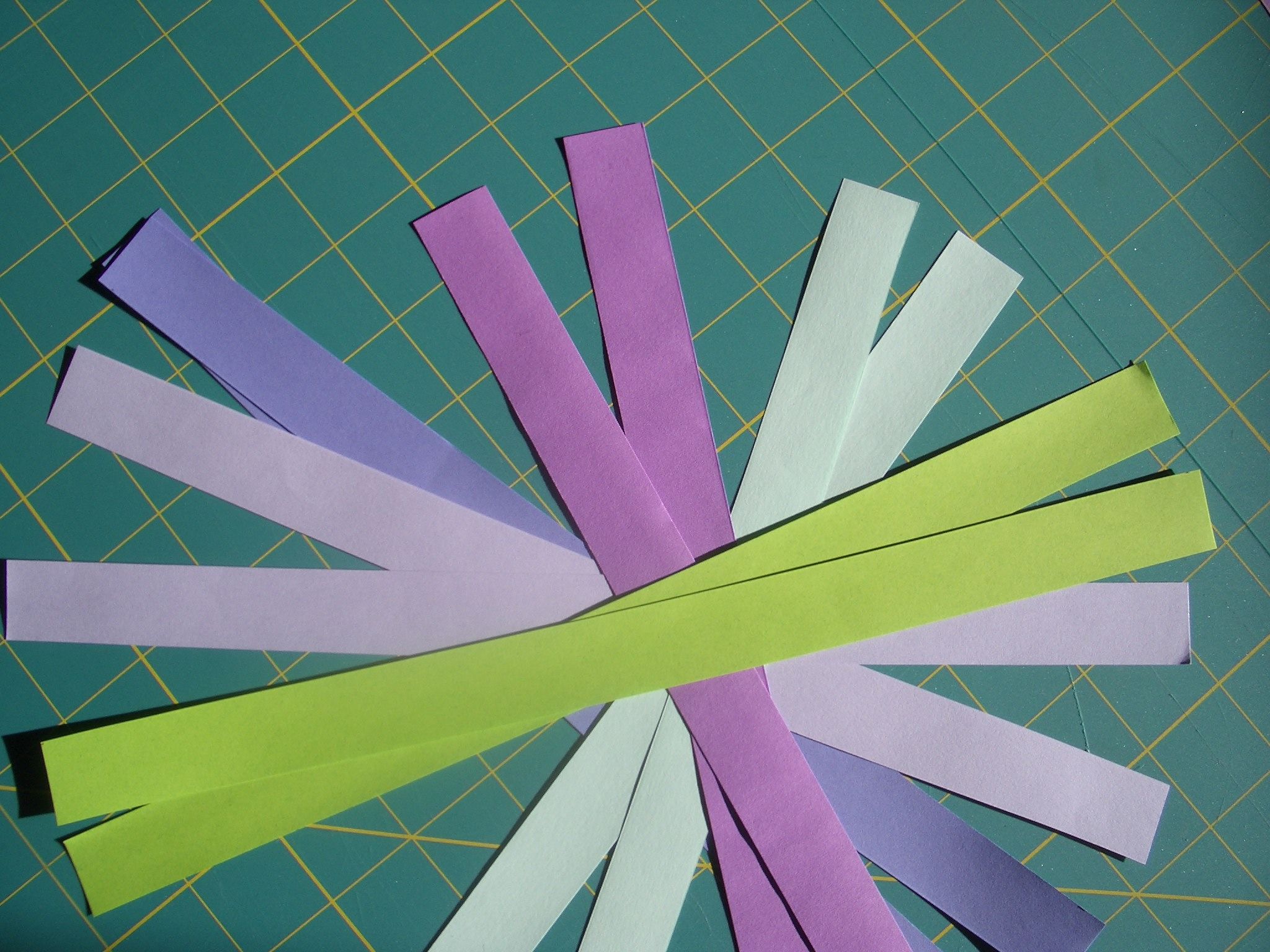 10 Strip Woven Ball : 4 Steps (with Pictures) - Instructables