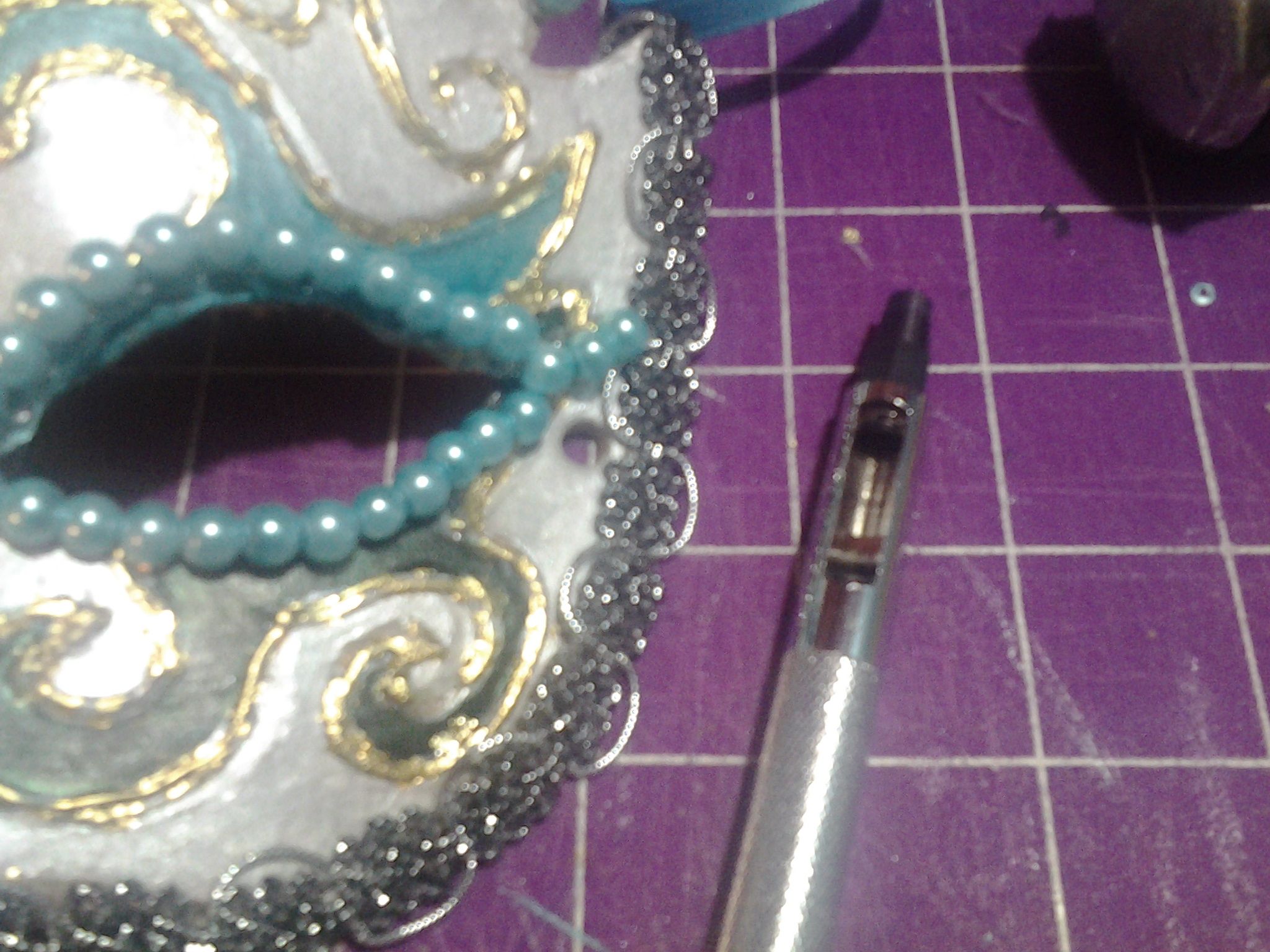 Terrific in Teal Masquerade Mask : 16 Steps (with Pictures) - Instructables
