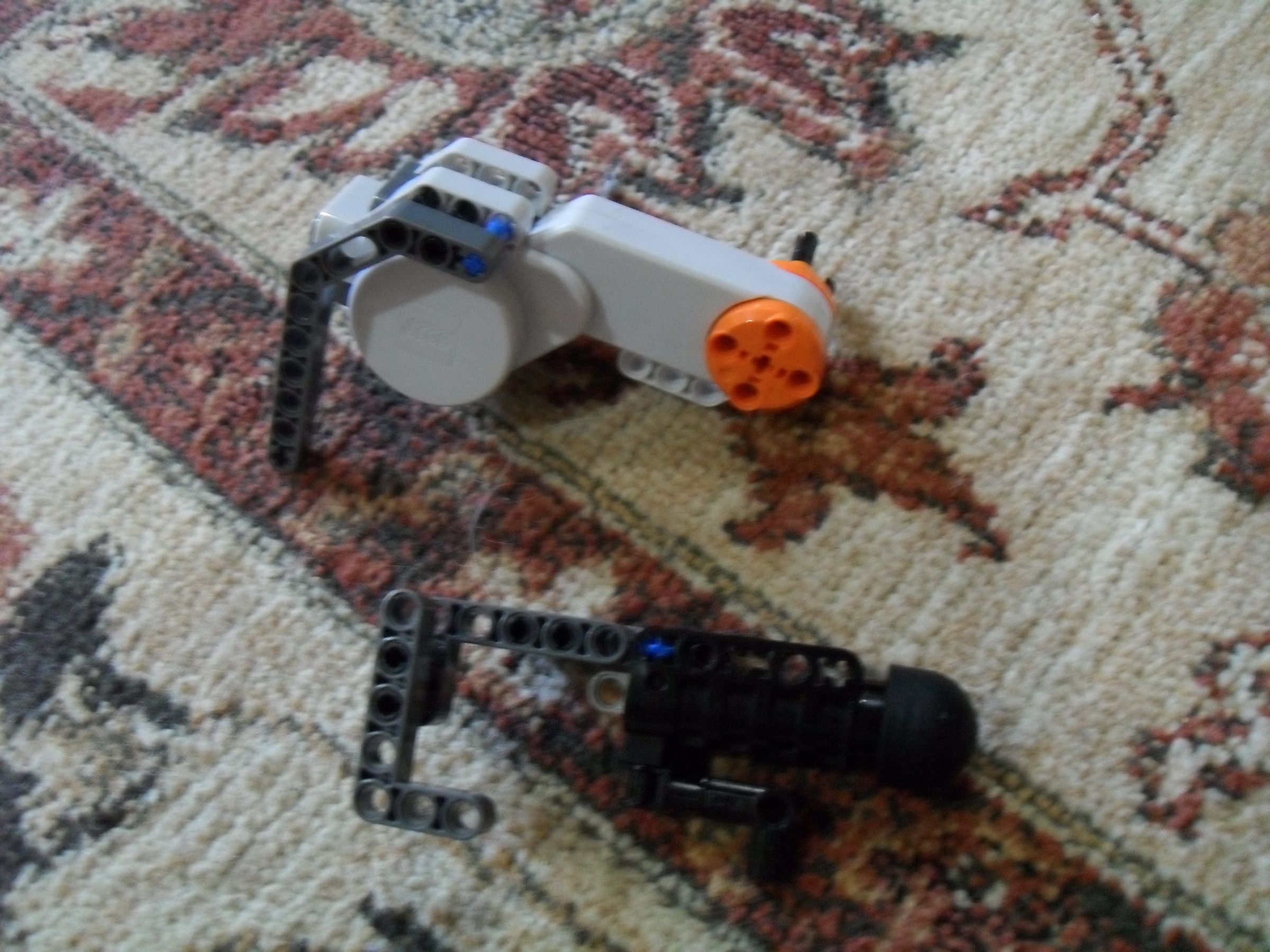 How to Make a Simple Missle Launcher for the LEGO NXT : 3 Steps ...