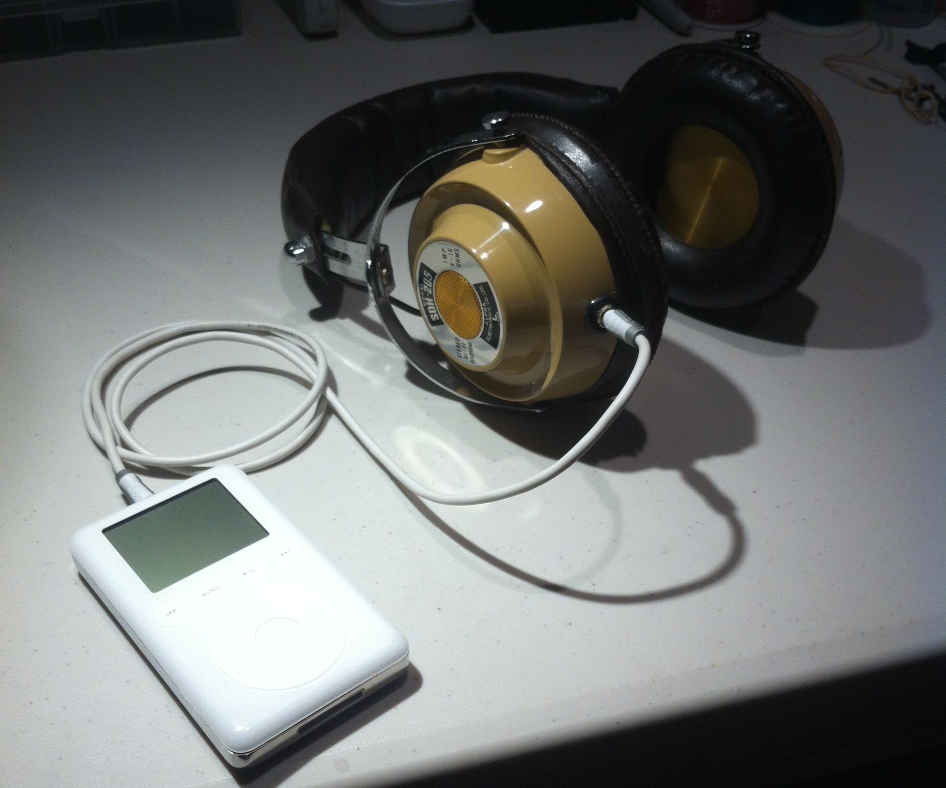 Breathe New Life Into Old Headphones : 8 Steps (with Pictures ...