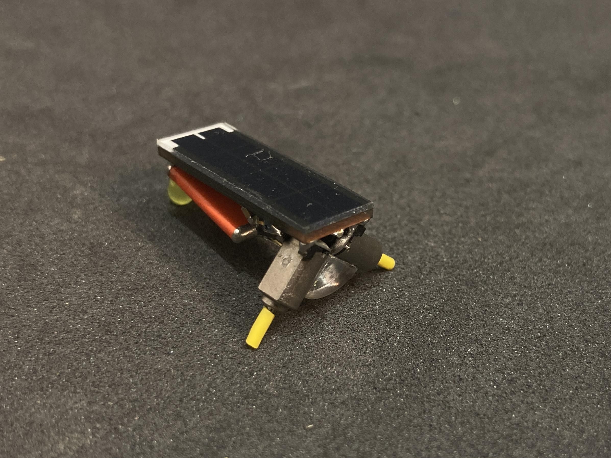 Tiny, Solar Powered, Light Seeking BEAM Bot (Mini Photopopper) : 18 ...