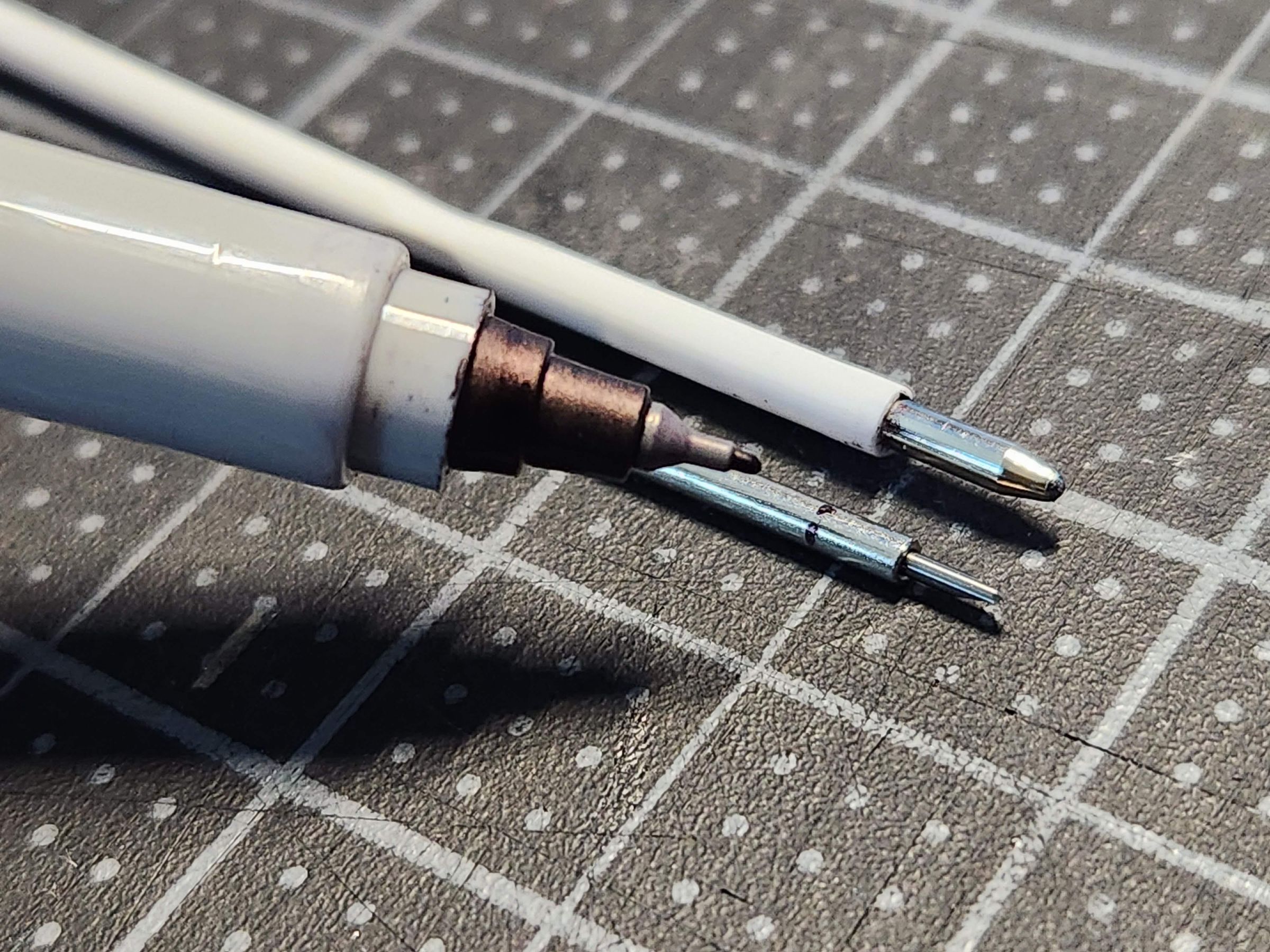 DIY Vinyl Weeding Tool Using Old Cricut Blades : 6 Steps (with Pictures ...