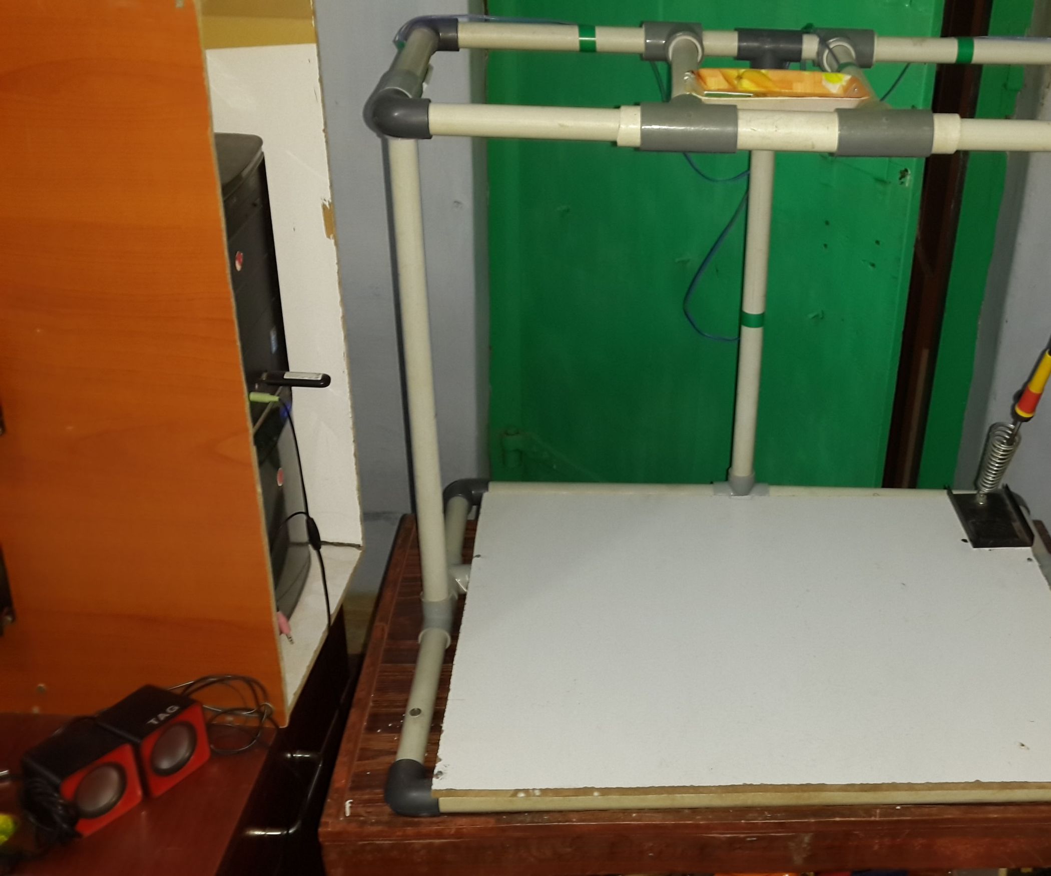 Electronic Working Table With Mobile Holder for Recording - Instructables