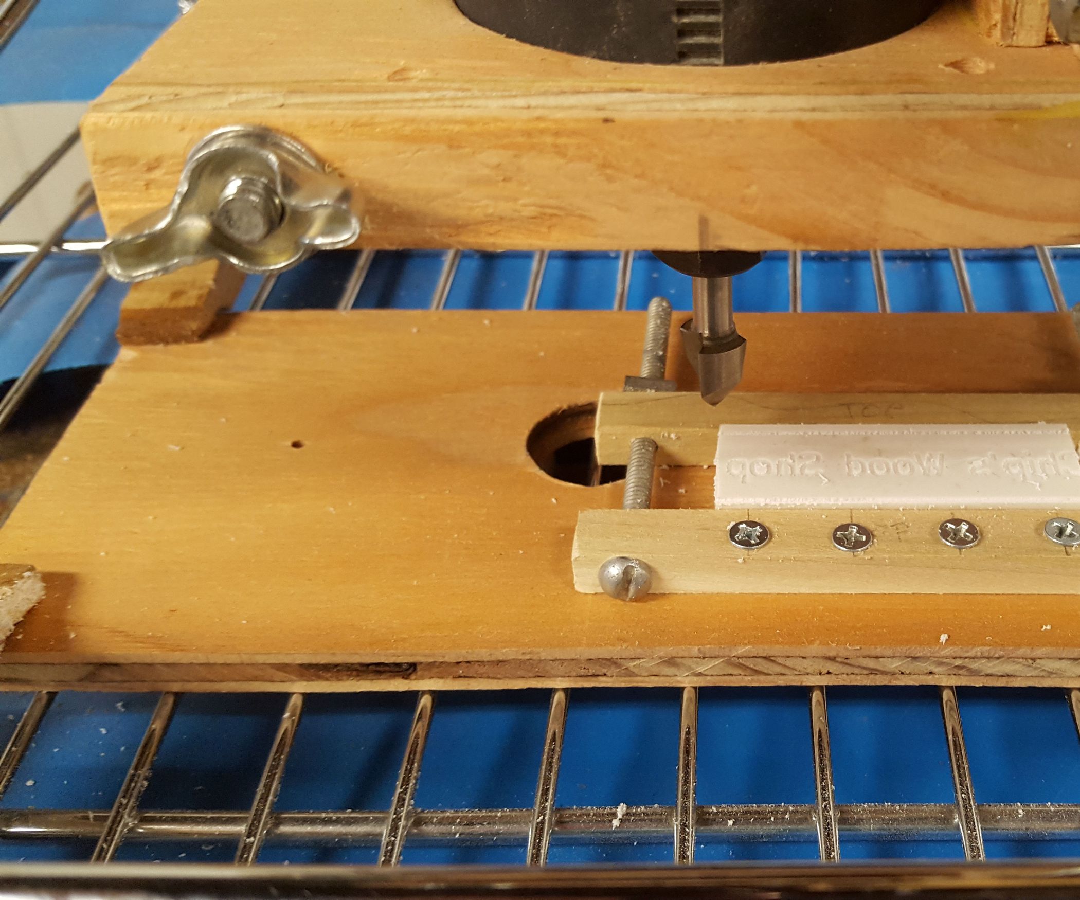 Mini Vise in Minutes : 4 Steps (with Pictures) - Instructables