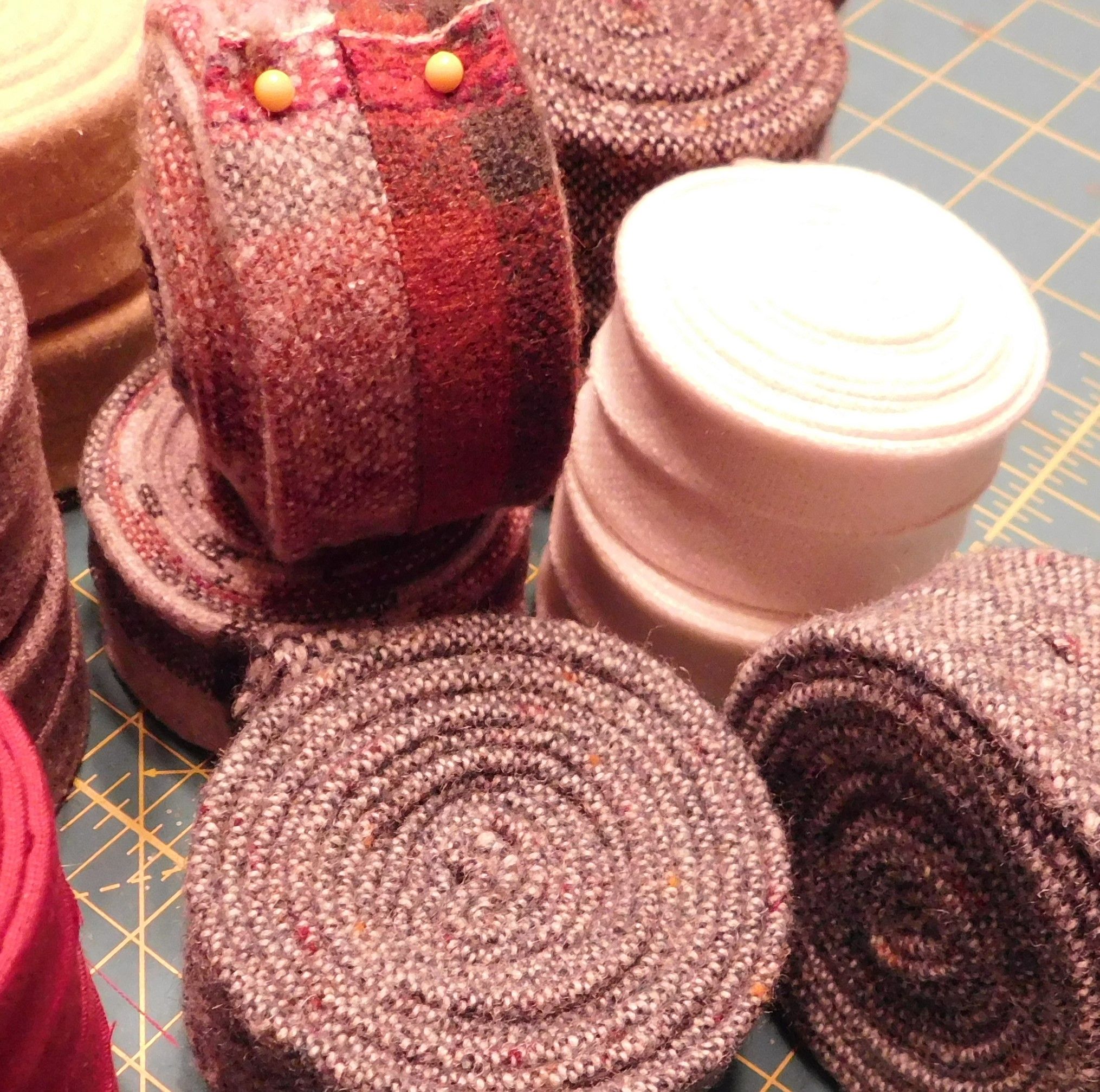 Heirloom Wool Cloth Braided Rug : 7 Steps (with Pictures) - Instructables