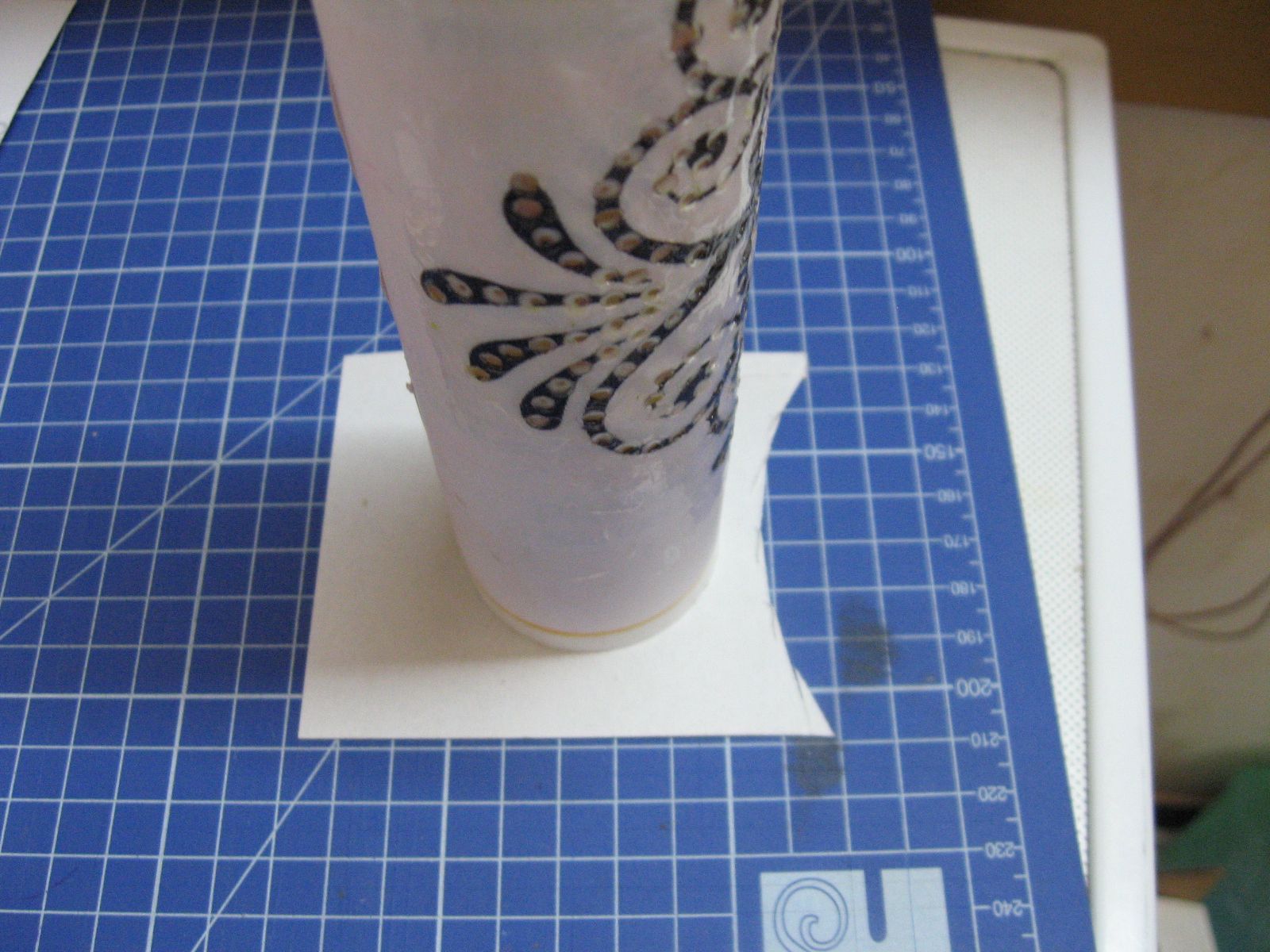 Rangoli Stencil With Waste Plastic Casing : 5 Steps (with Pictures ...