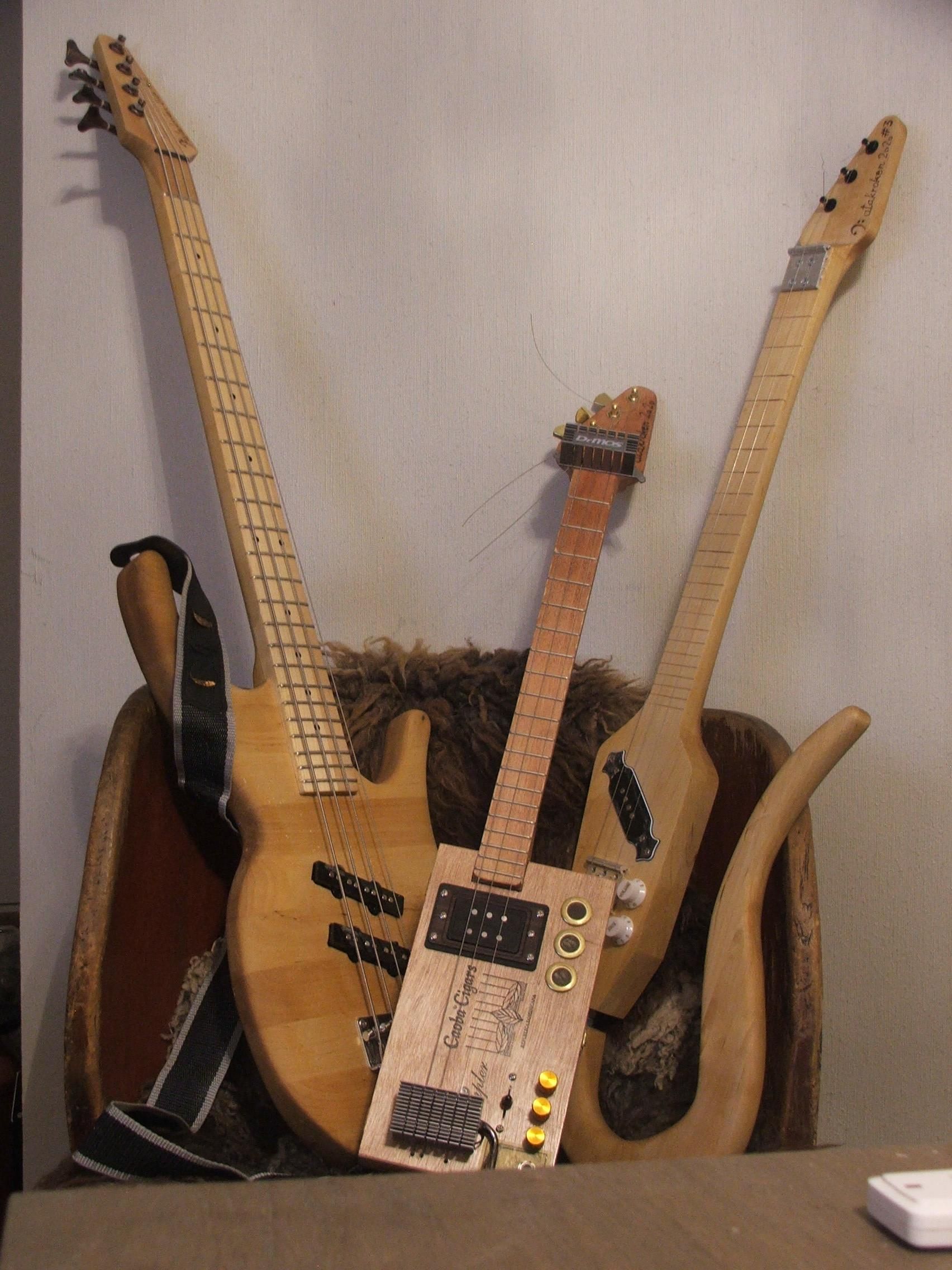 3 Guitars Made From a Table. #1 the Slide Guitar : 5 Steps (with ...