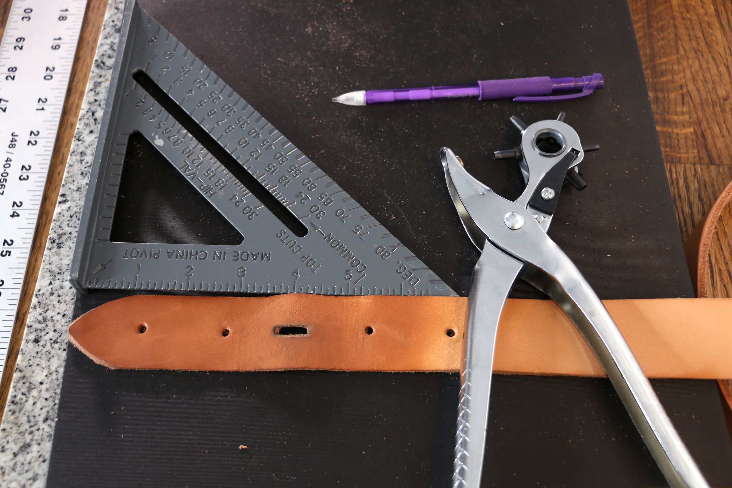 How to Make a Leather Belt - DIY : 8 Steps (with Pictures) - Instructables