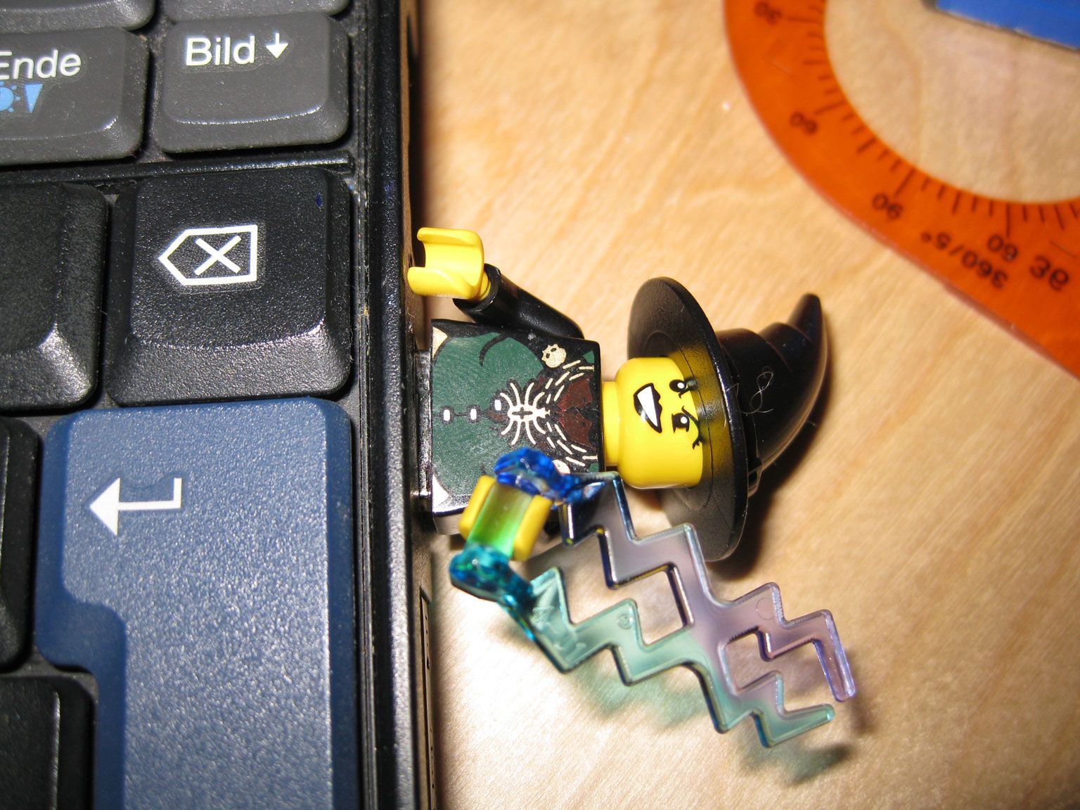 Lego Figure USB Drive : 4 Steps (with Pictures) - Instructables