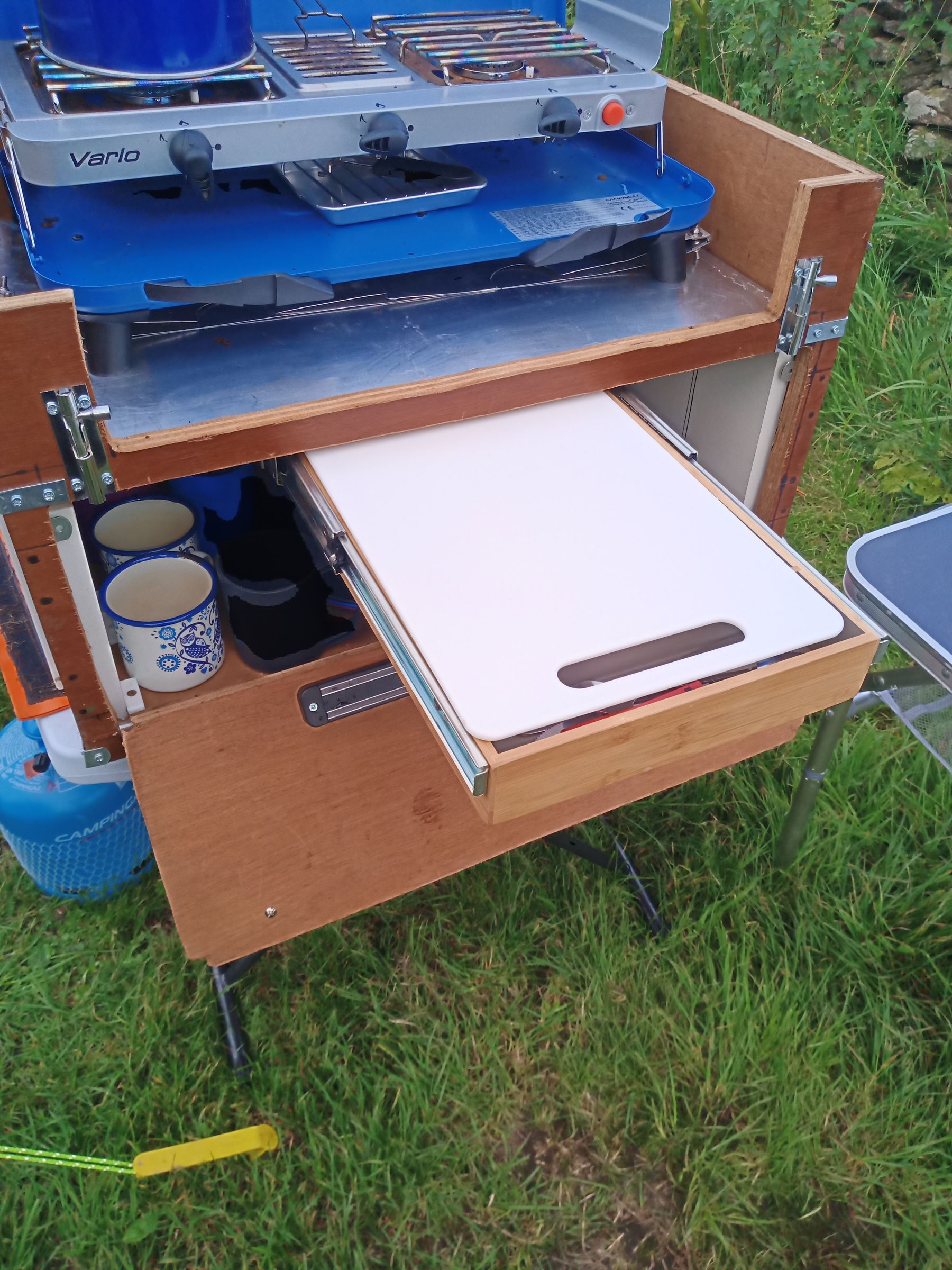 Chuck Box Camping Kitchen : 5 Steps - Instructables