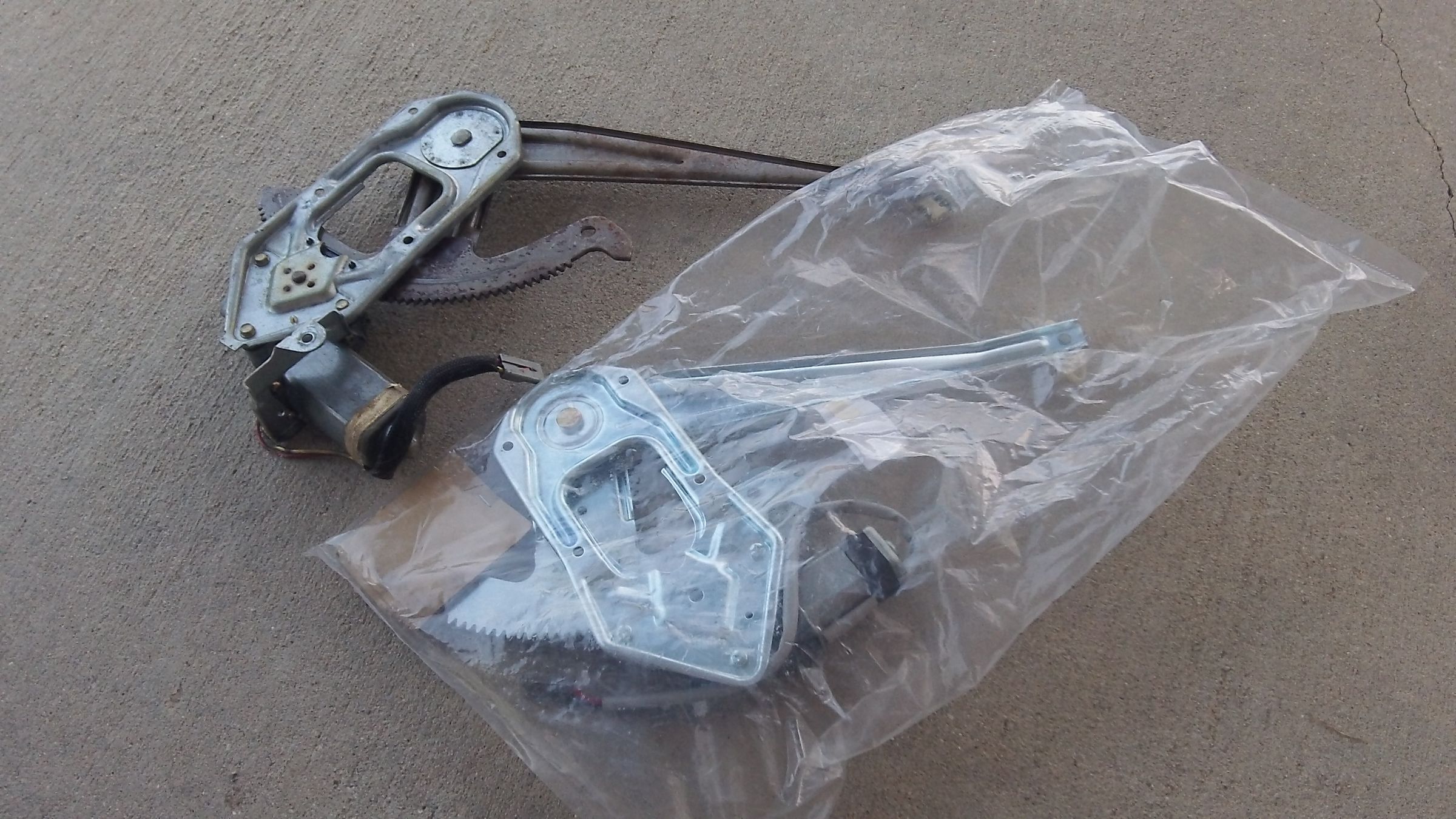Replacing an Electric Window Regulator : 4 Steps (with Pictures ...
