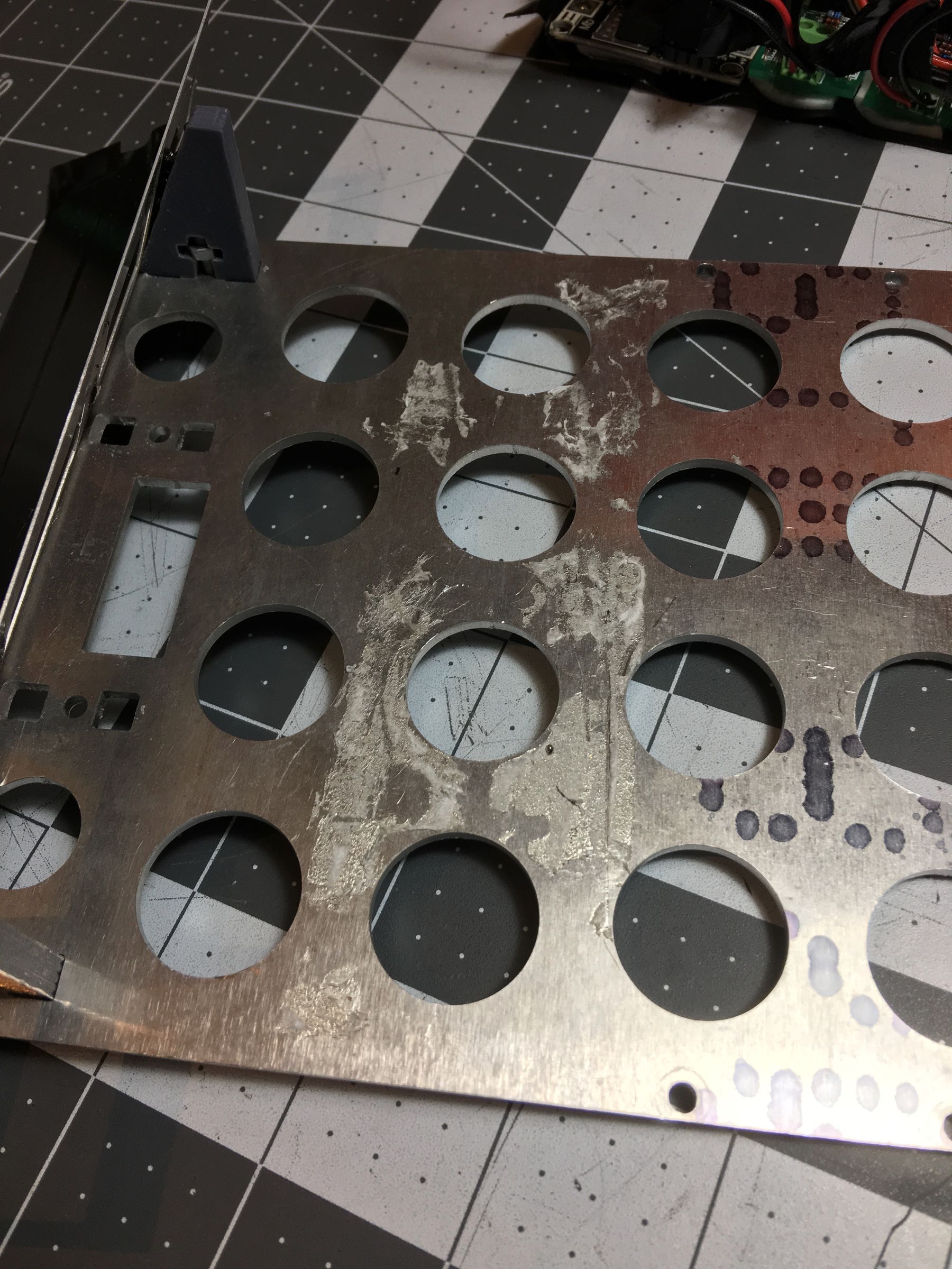 1KG Sumobot Build : 6 Steps - Instructables