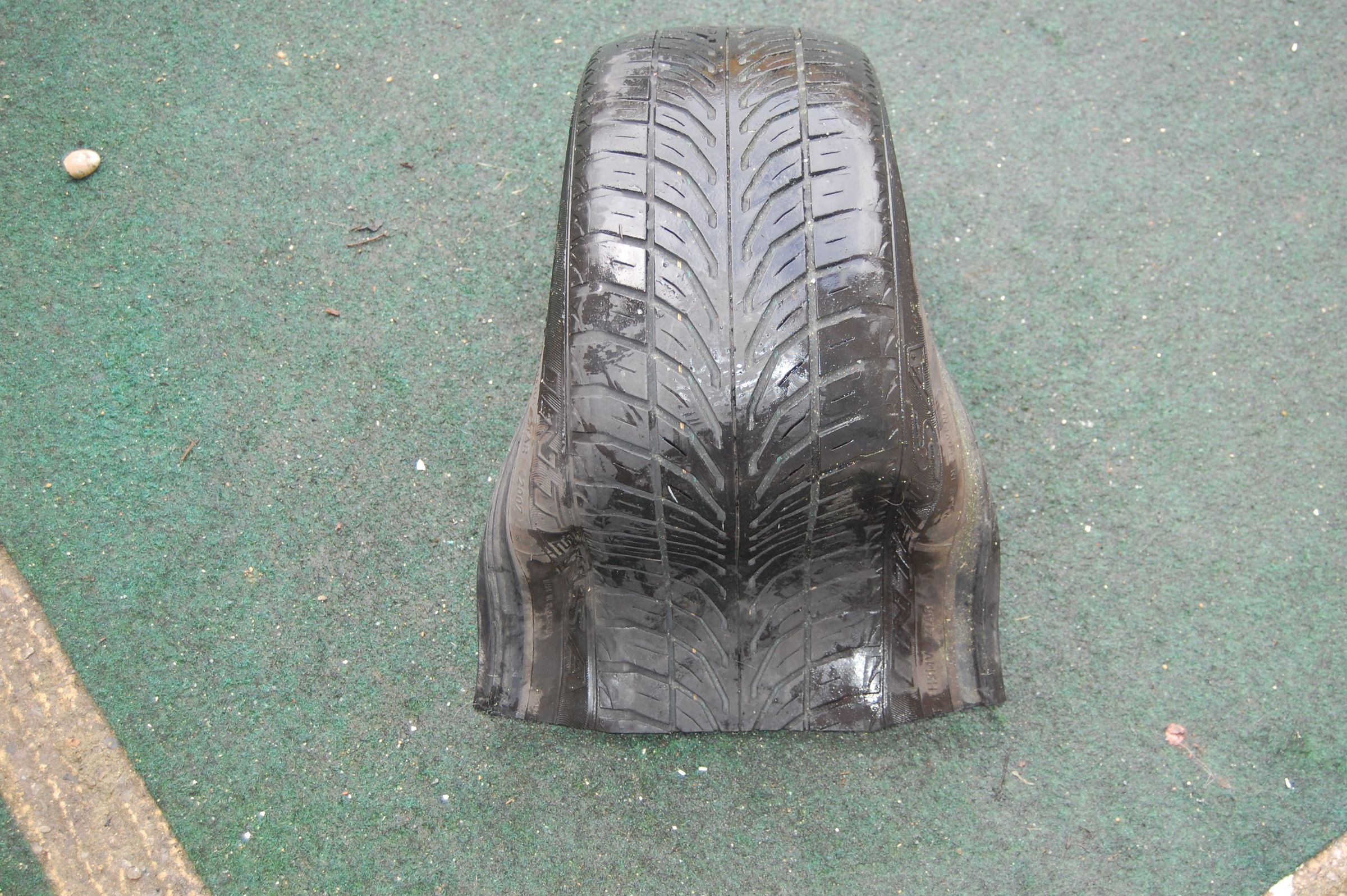Outside Table From a Car Tyre (tire) : 5 Steps (with Pictures ...