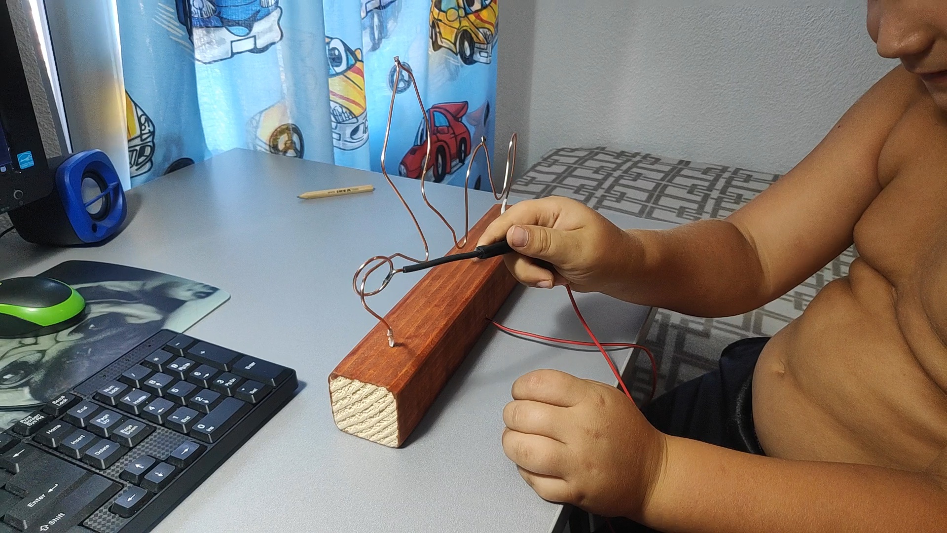 Wire Loop Buzzer Game : 5 Steps (with Pictures) - Instructables