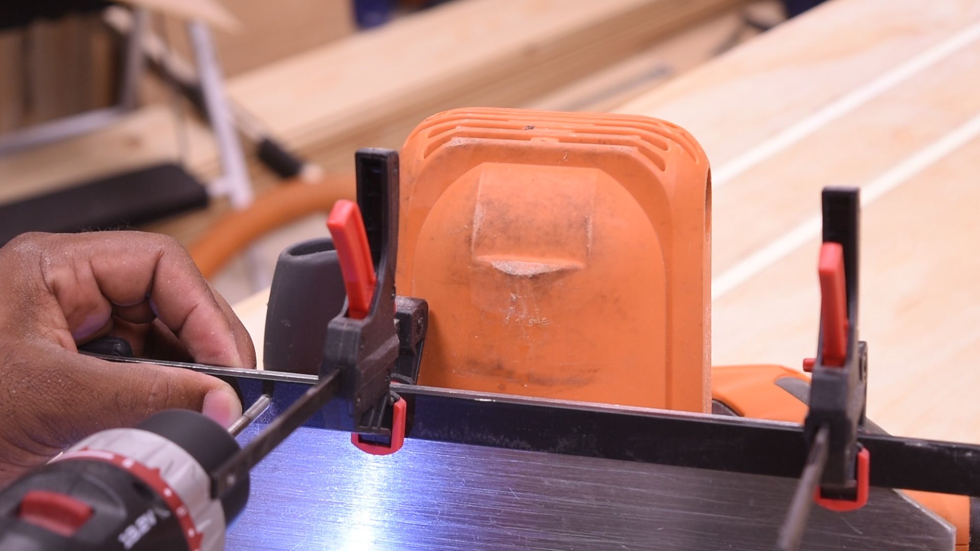 How to Make a Track Saw Guide for a Circular Saw : 8 Steps (with ...