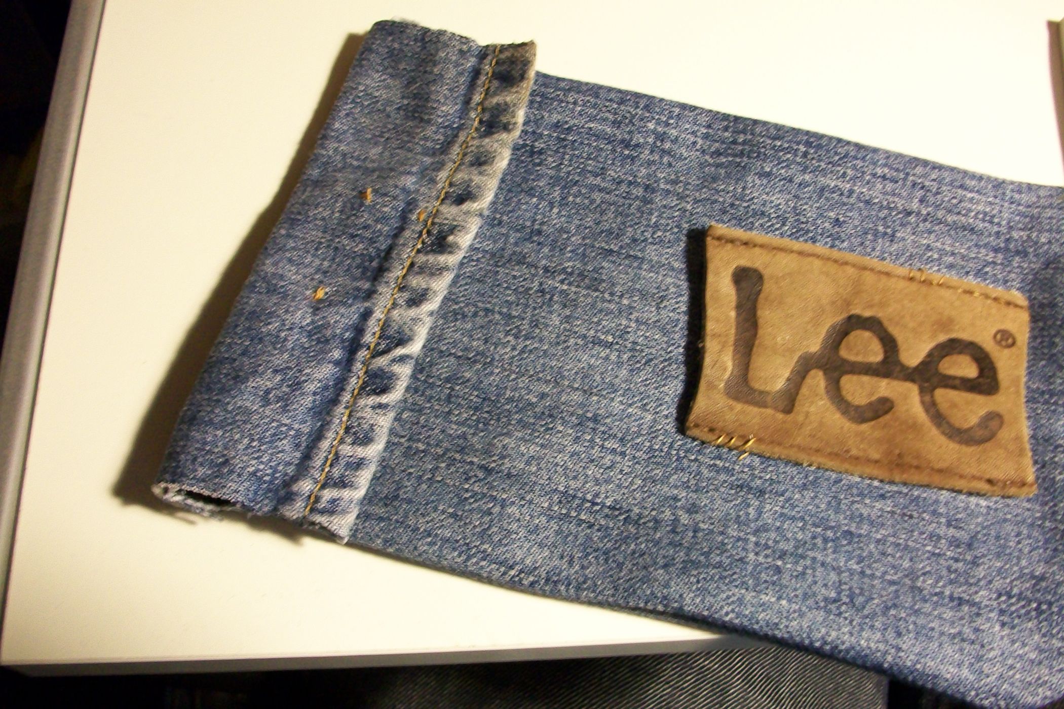 Old Jeans Pencil Case : 4 Steps - Instructables