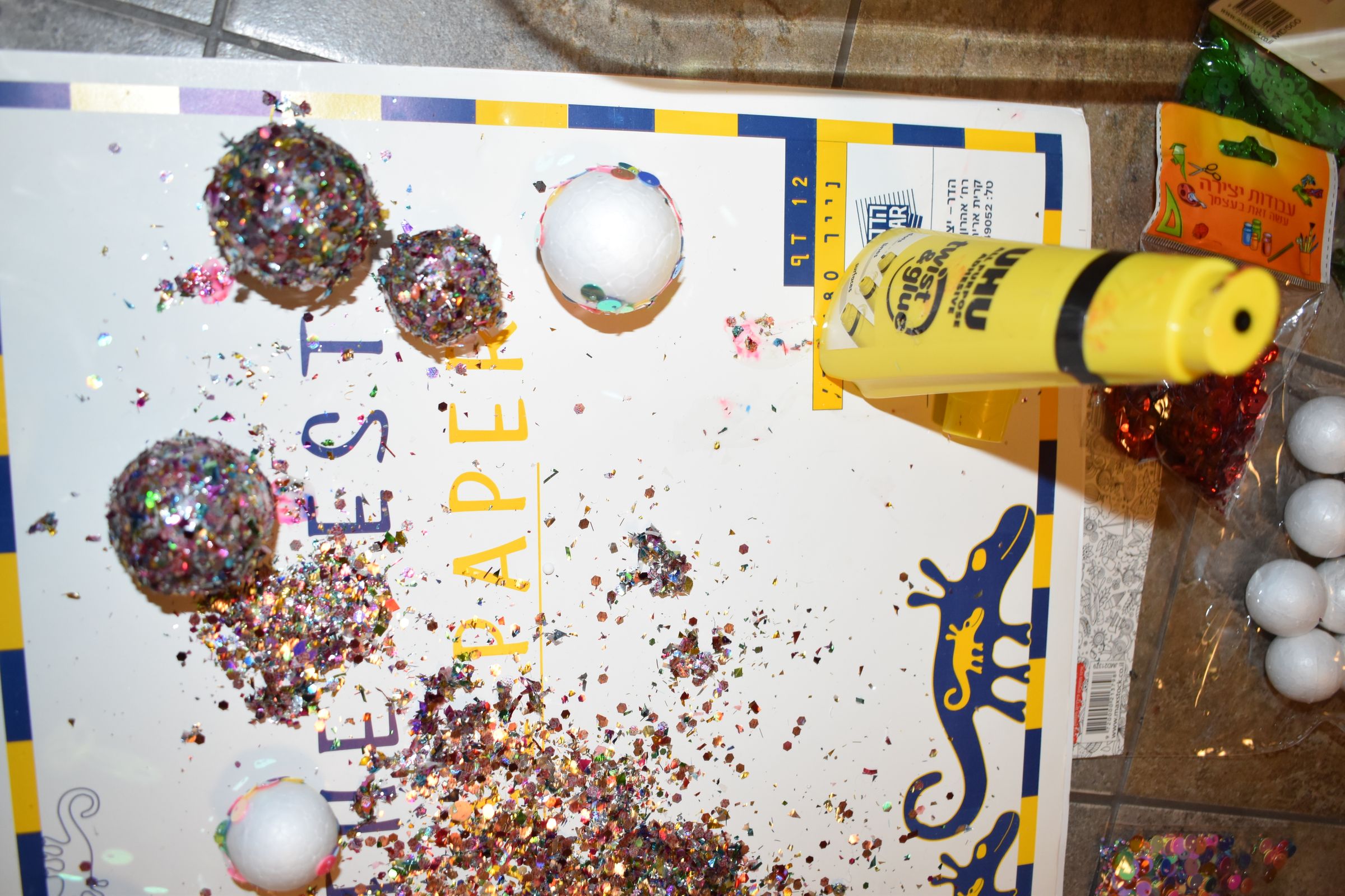 Improvised Christmas Tree : 13 Steps (with Pictures) - Instructables