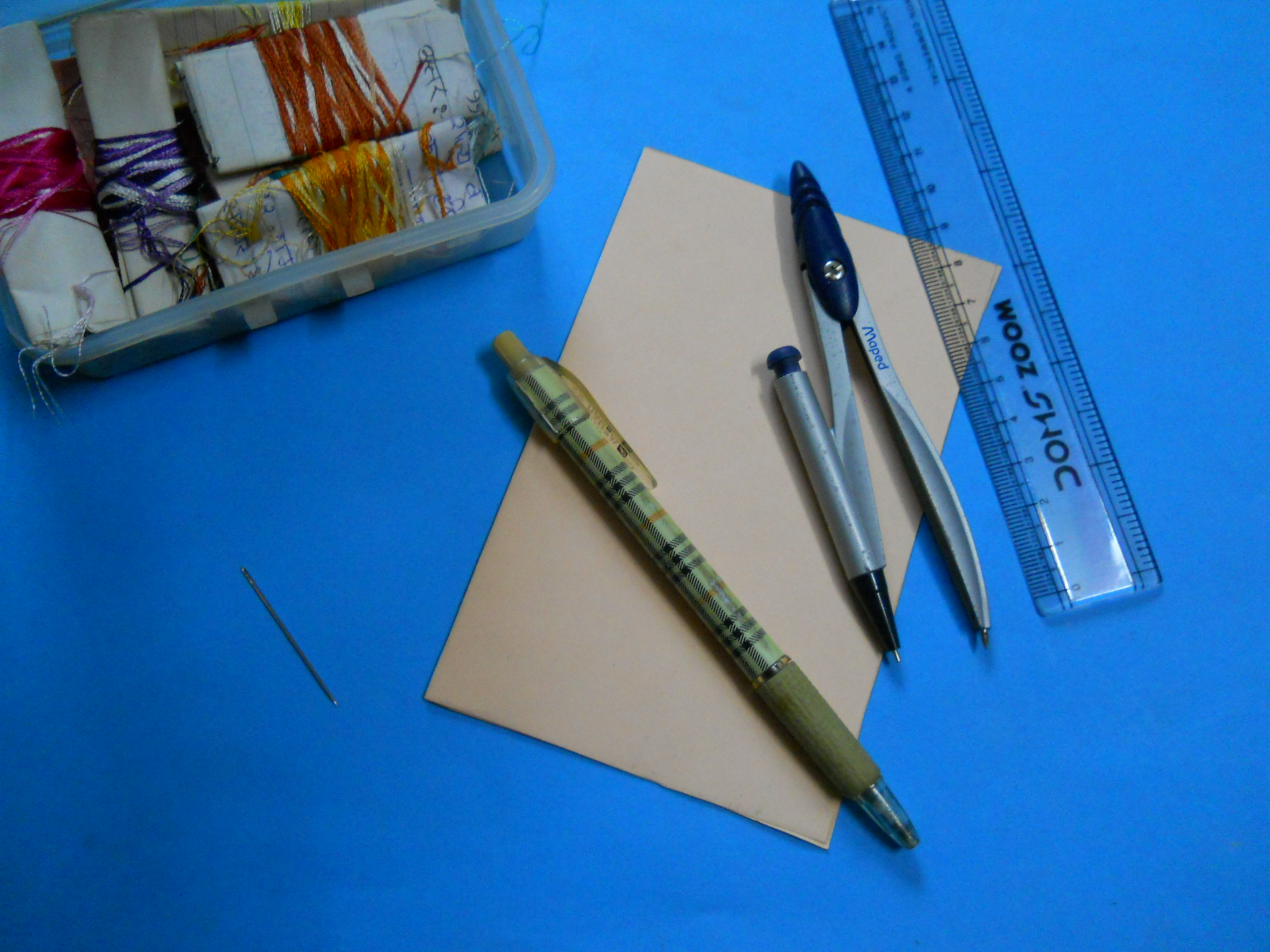 Silk Thread Triangular Art Card : 5 Steps - Instructables