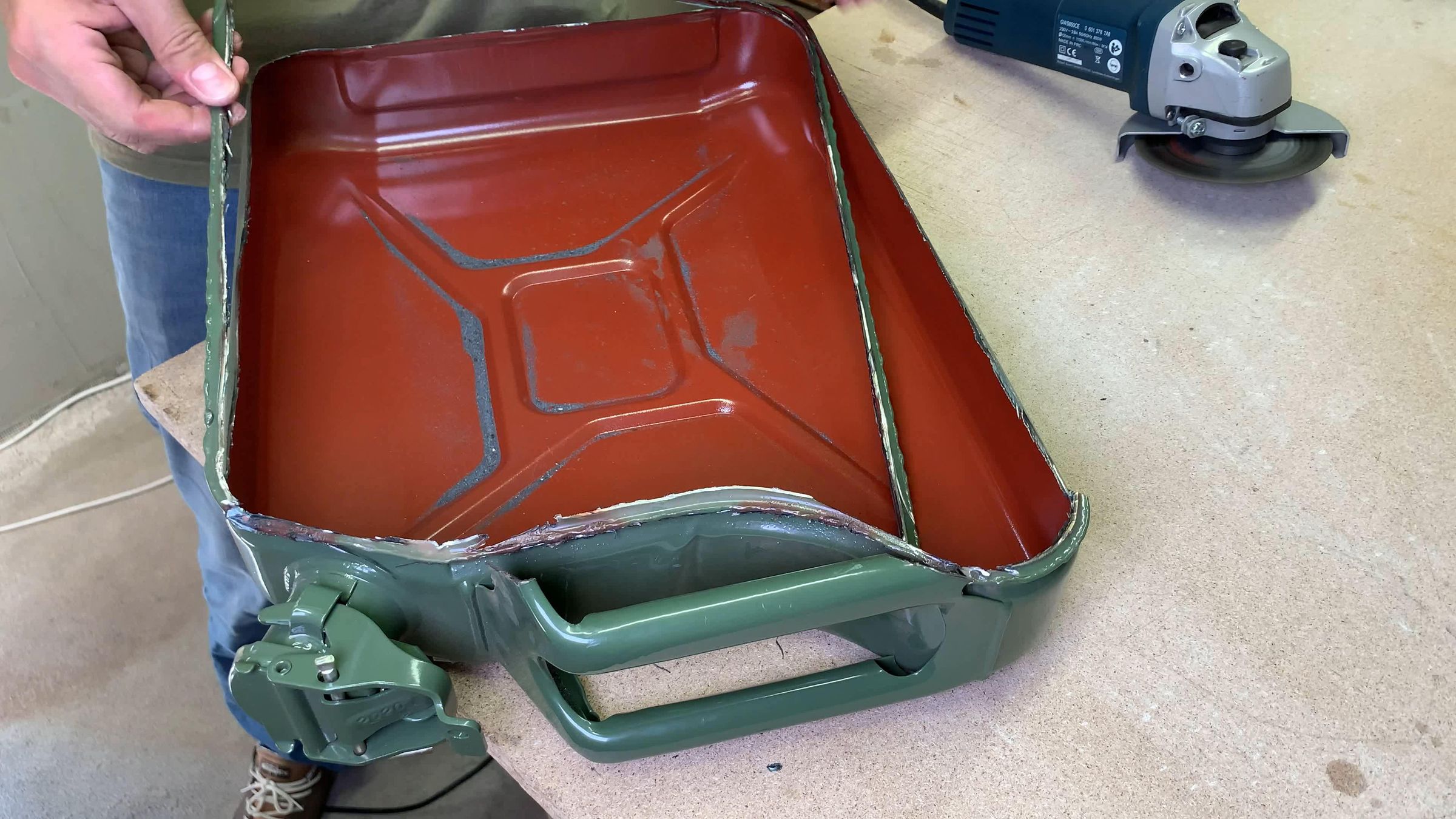 A Suitcase From Jerry Can : 16 Steps (with Pictures) - Instructables