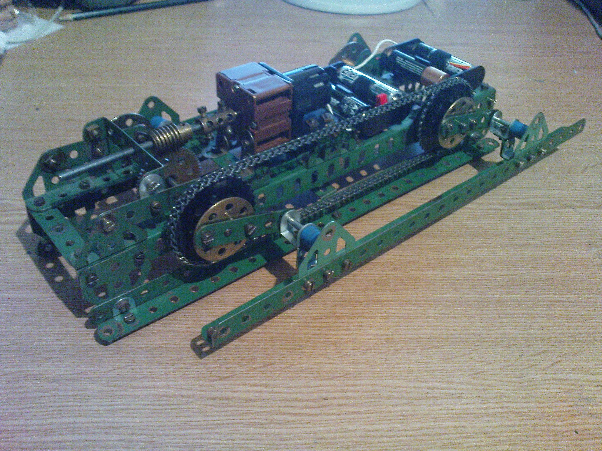 Meccano Walking Machine : 9 Steps - Instructables