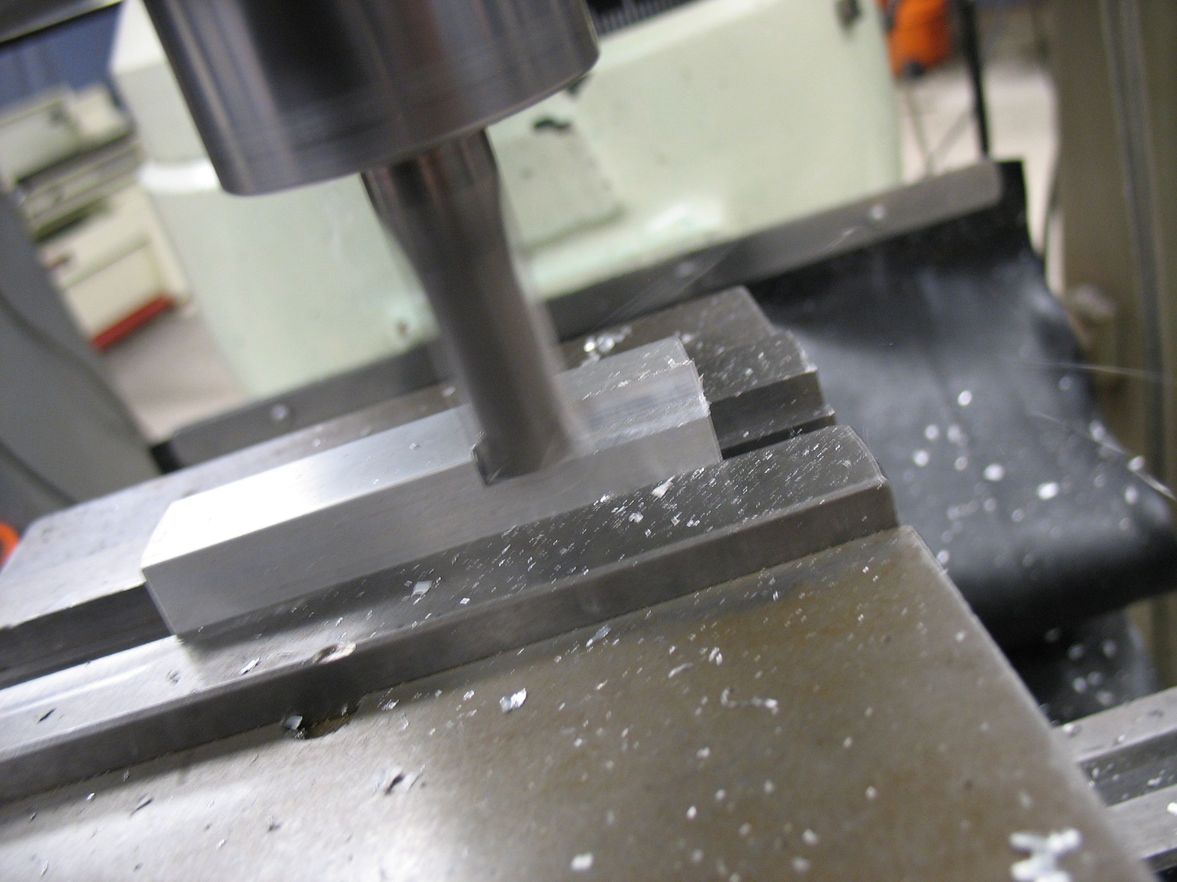 How to Properly Load an End Mill Into a Vertical Mill : 6 Steps (with ...