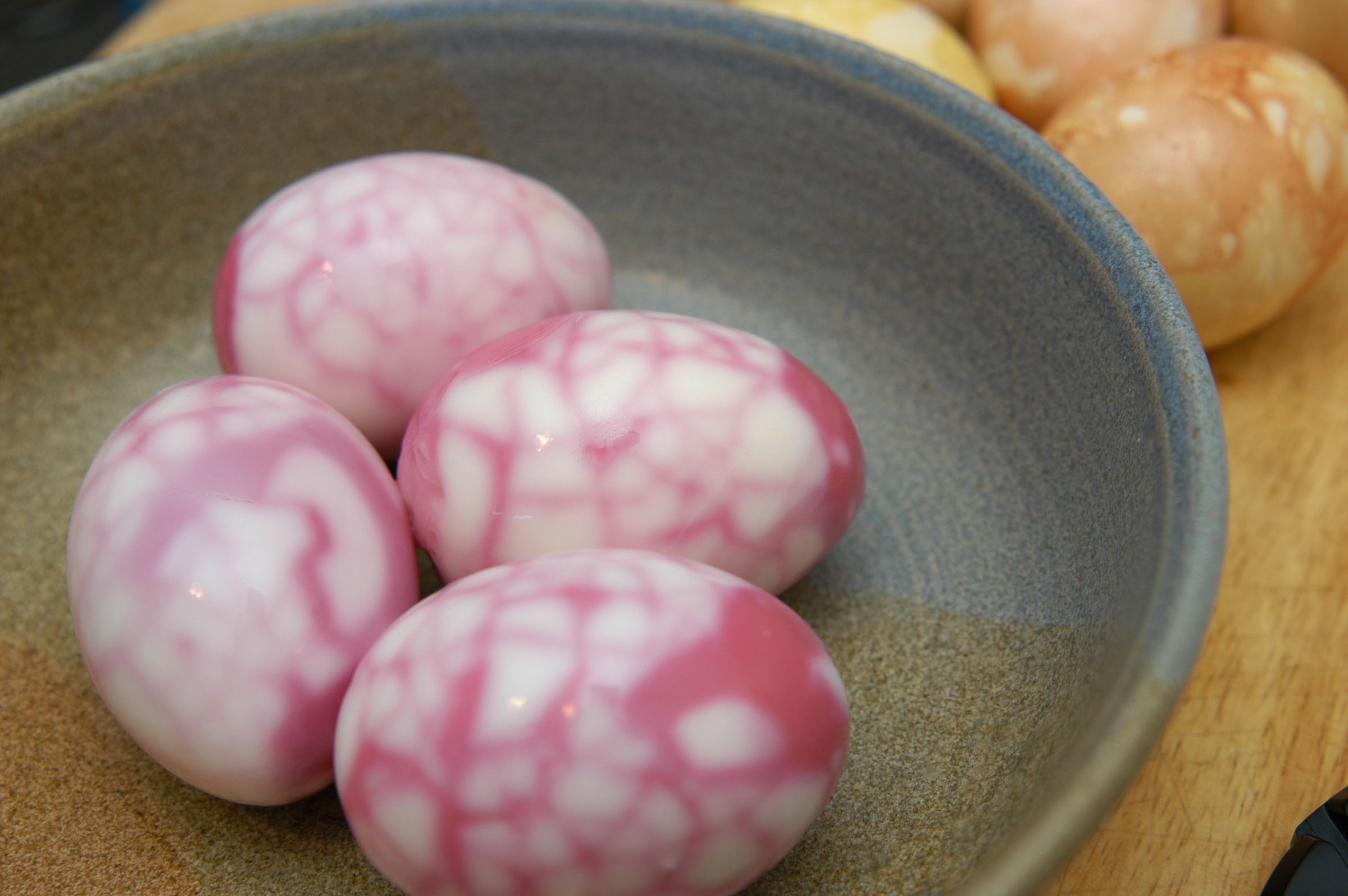 Colored Eggs Using Onion Skins and Beet Juice - Instructables