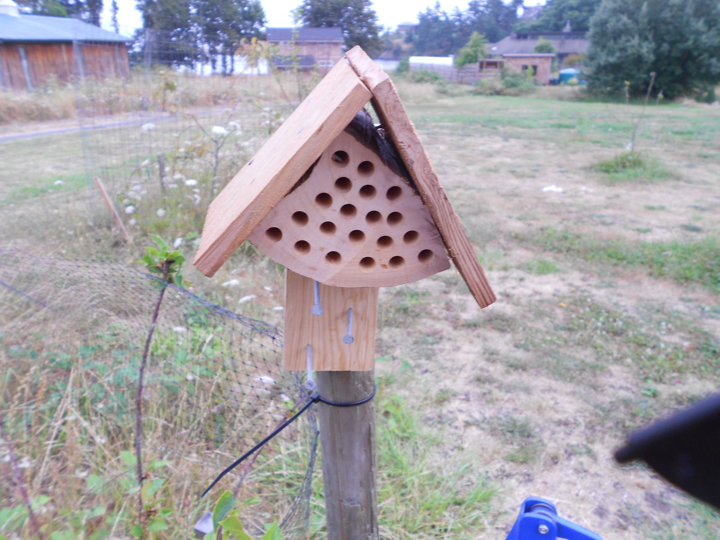 Make Your Own Little Bee Houses : 8 Steps (with Pictures) - Instructables