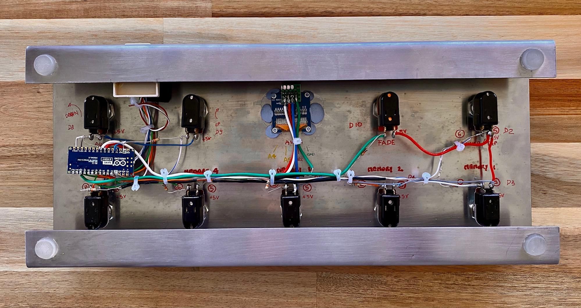 Yamaha THR10 Remote Foot-Switches Controller + Stereo SEND OUT - SEND ...