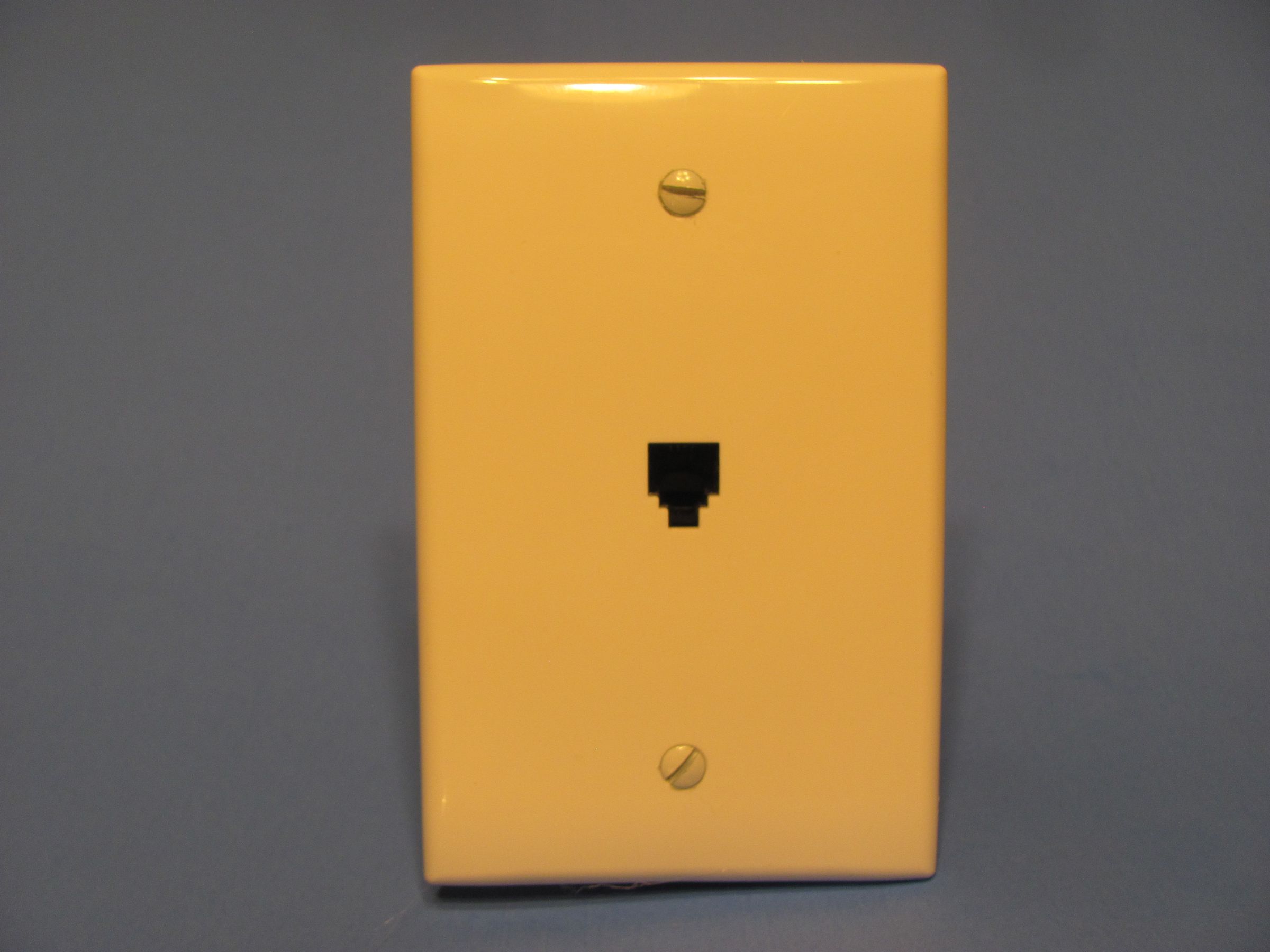 Phone Jack Secret Compartment : 7 Steps (with Pictures) - Instructables