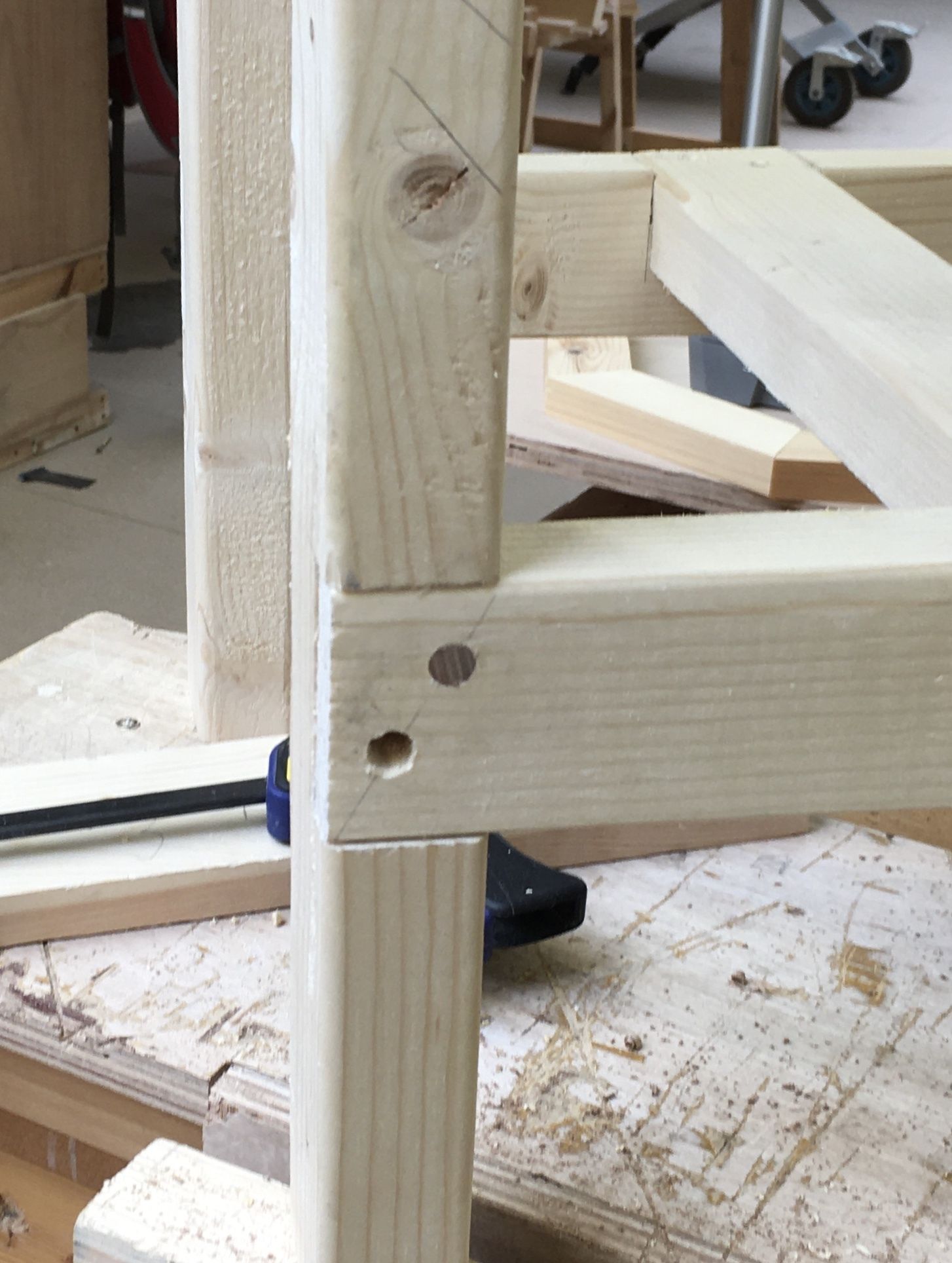 Super Easy Table : 7 Steps (with Pictures) - Instructables