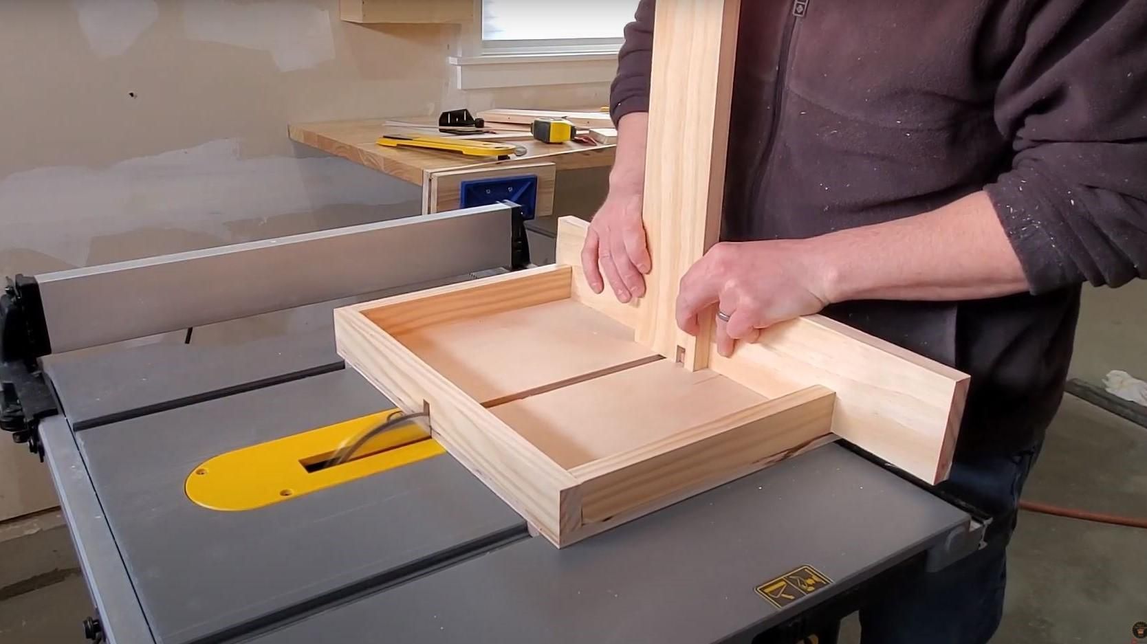 Easy Box Joint Jig | Quick Box Joints in Your Table Saw : 11 Steps ...