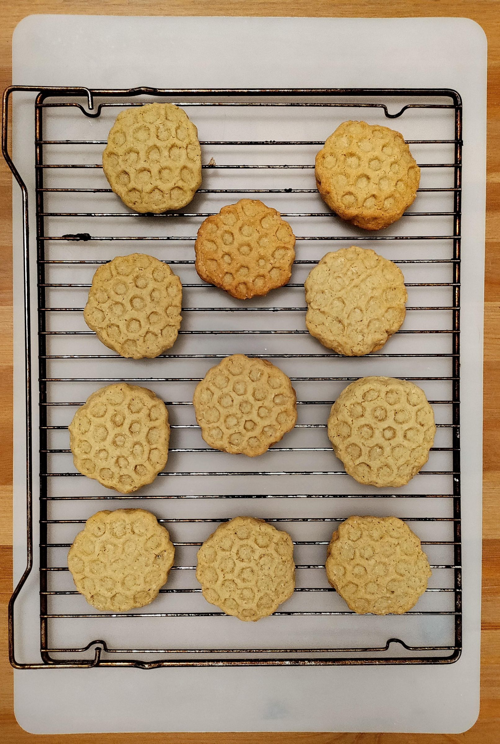Honeycomb Shaped Chocolate Chip Cookies Recipe : 9 Steps (with Pictures ...