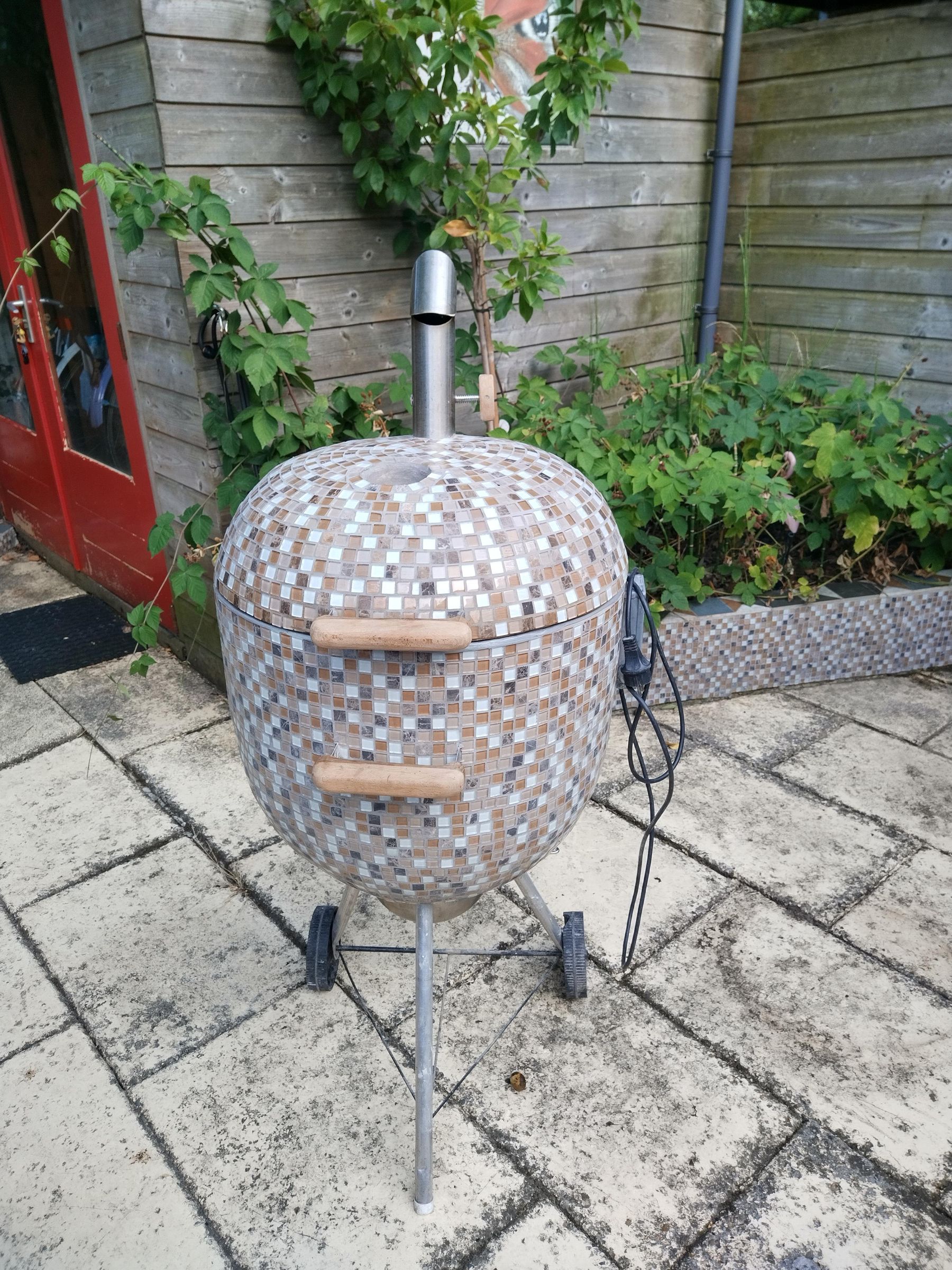 Building a Kamado, A.k.a. Weber Conversion Number Four : 11 Steps (with ...