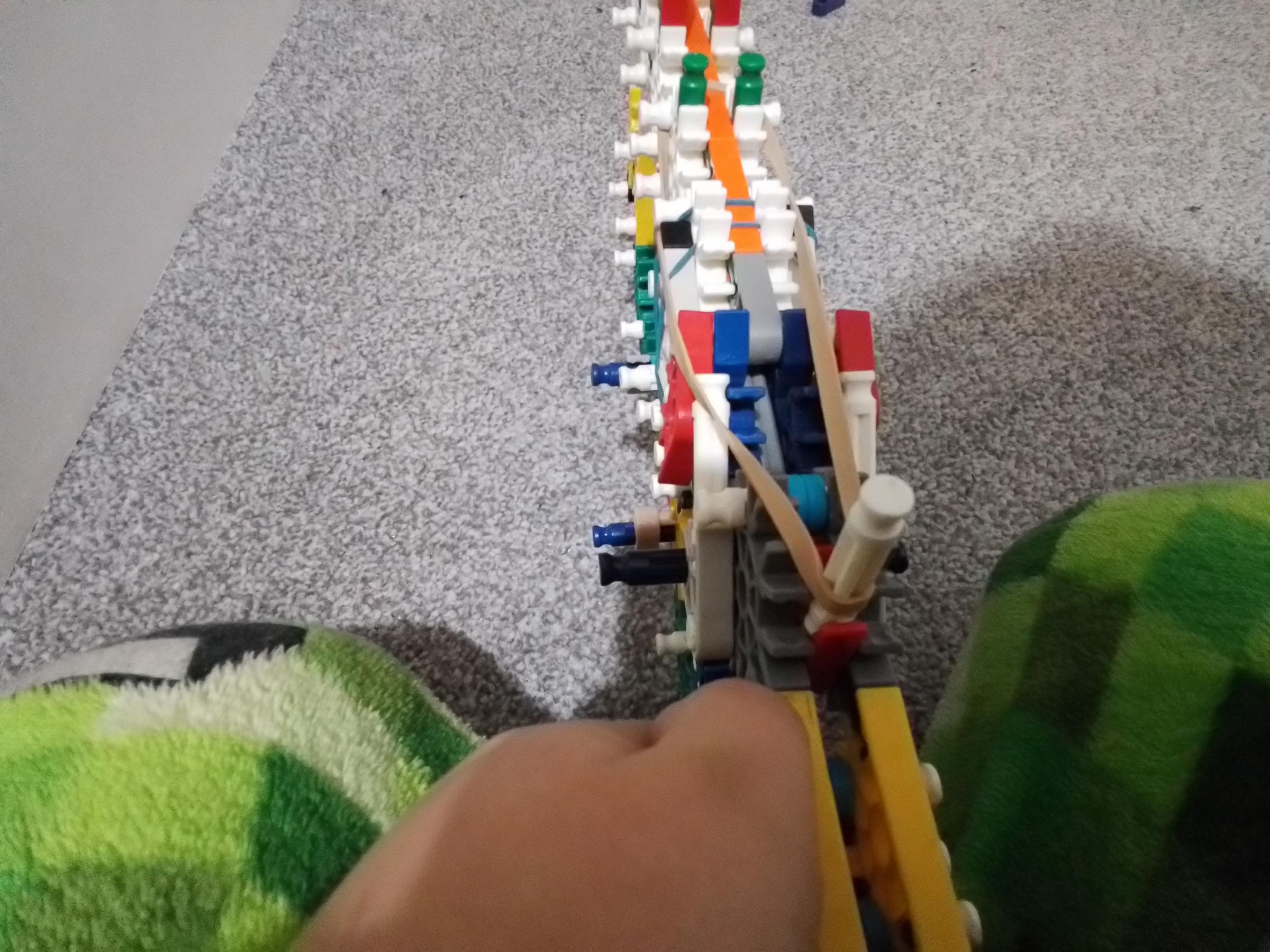 Knex FN P90 : 11 Steps - Instructables