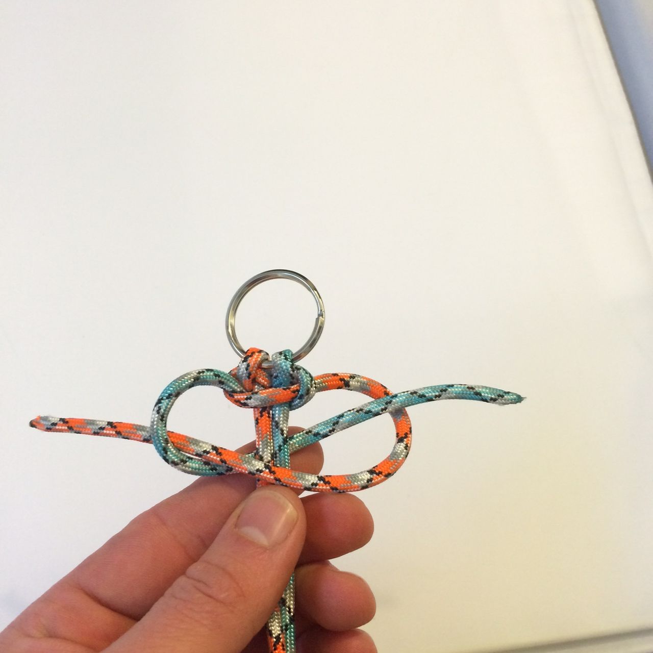 Paracord Lanyard : 4 Steps (with Pictures) - Instructables