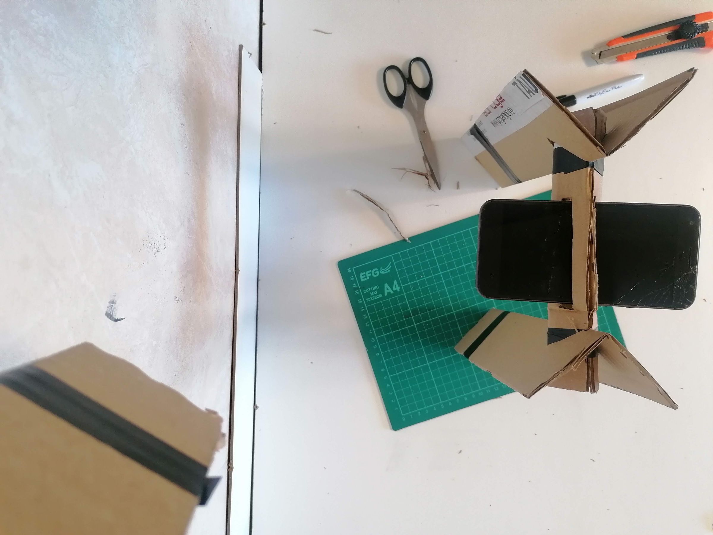 Cardboard Phone Holder (basic) for Sharing Work on Paper (RO/EN) : 6 ...