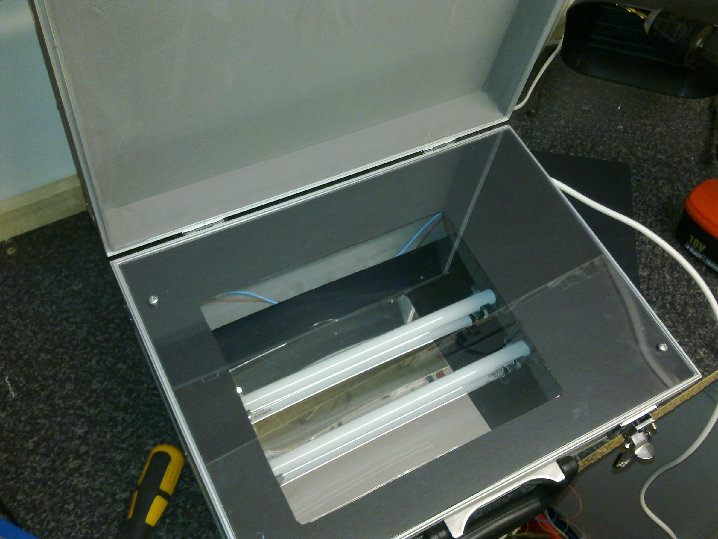 Simple UV Lightbox for PCBs : 14 Steps (with Pictures) - Instructables