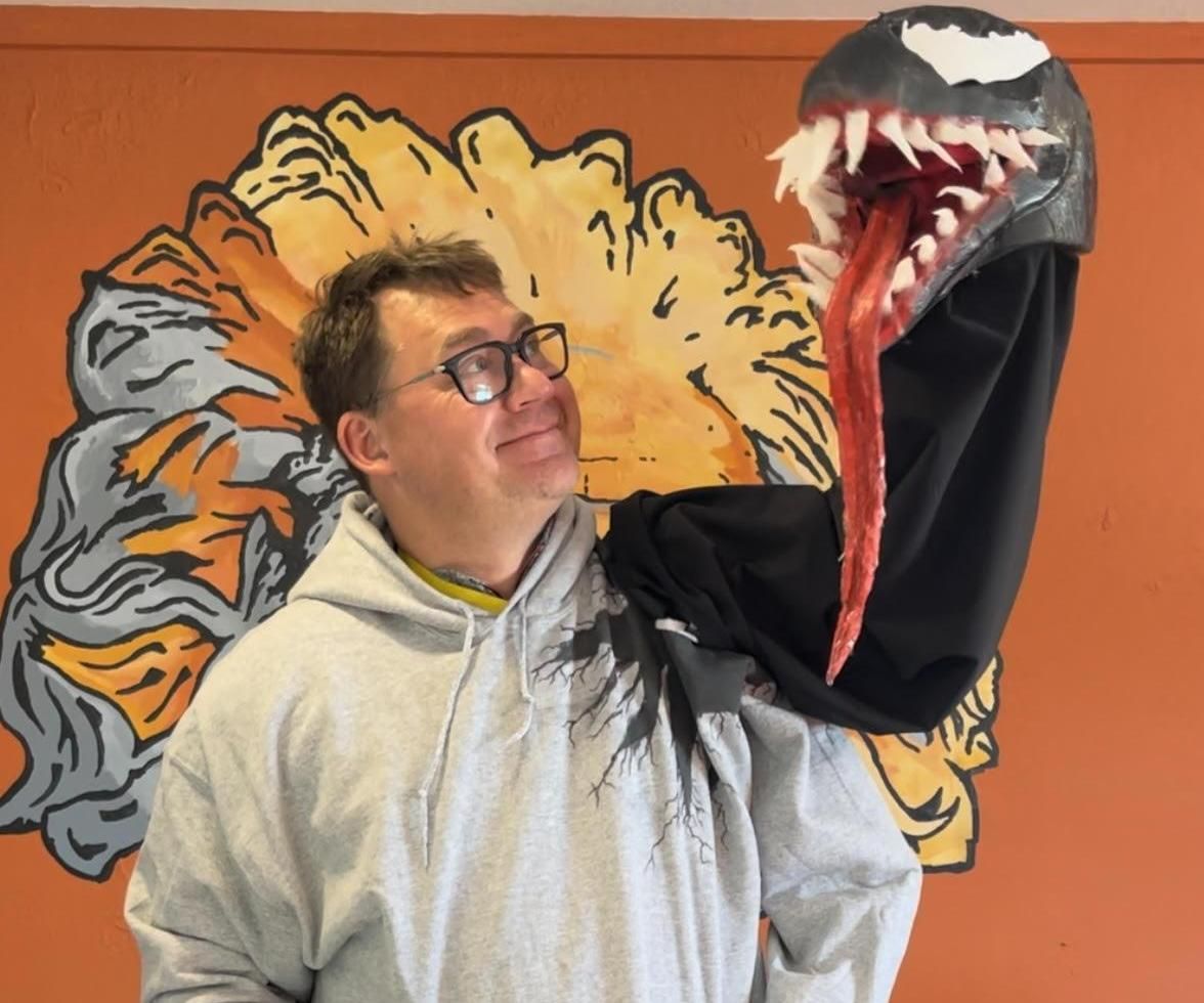 Venom Costume - Eddie Brock With a Symbiote - Puppet and an Extra Arm ...