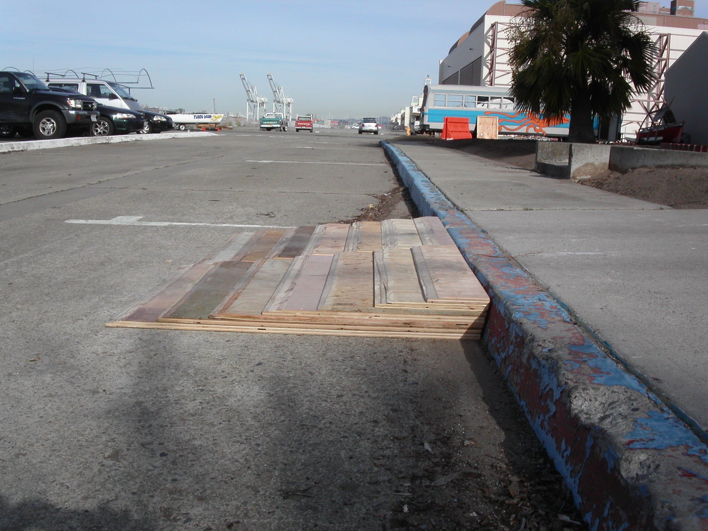 Forklift Loading Dock and Curb Ramp : 3 Steps - Instructables