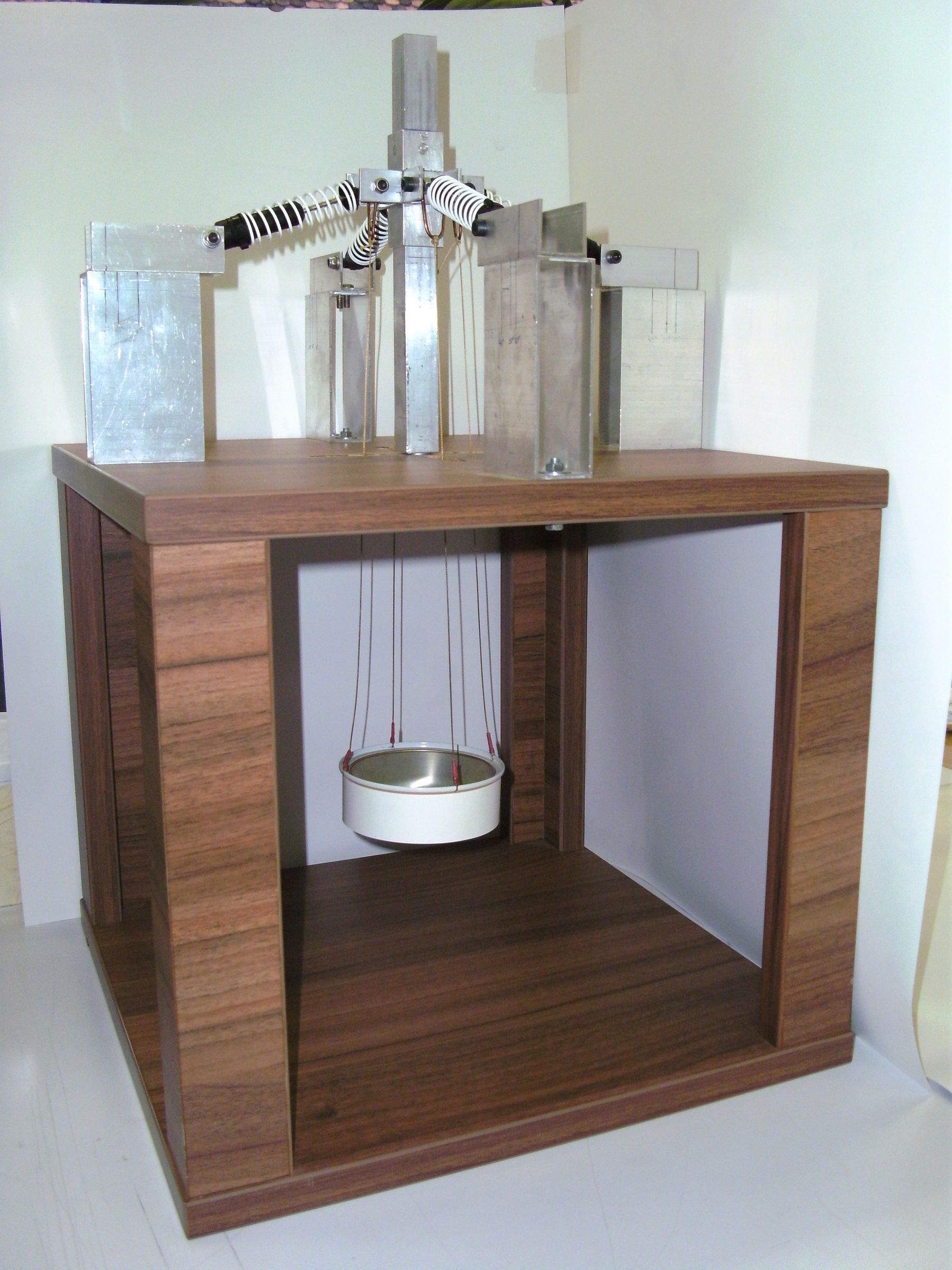 SHALLOW SPACE TRUSSES FOR ANALYSING SNAP-THROUGH BEHAVIOUR : 6 Steps ...